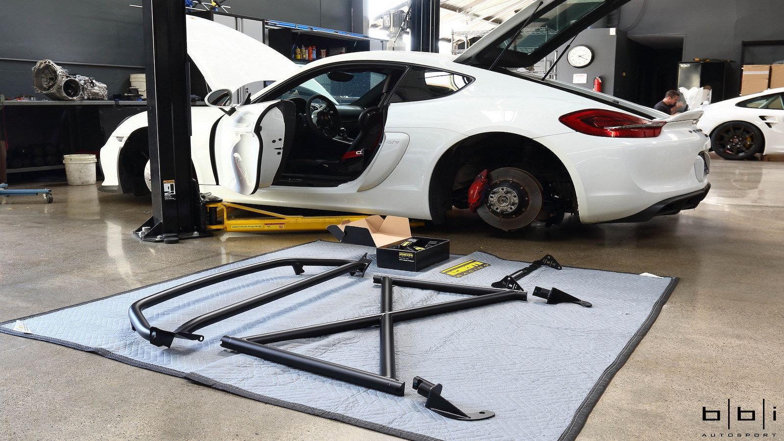 Porsche Cayman GT4 Track build | 6speedonline