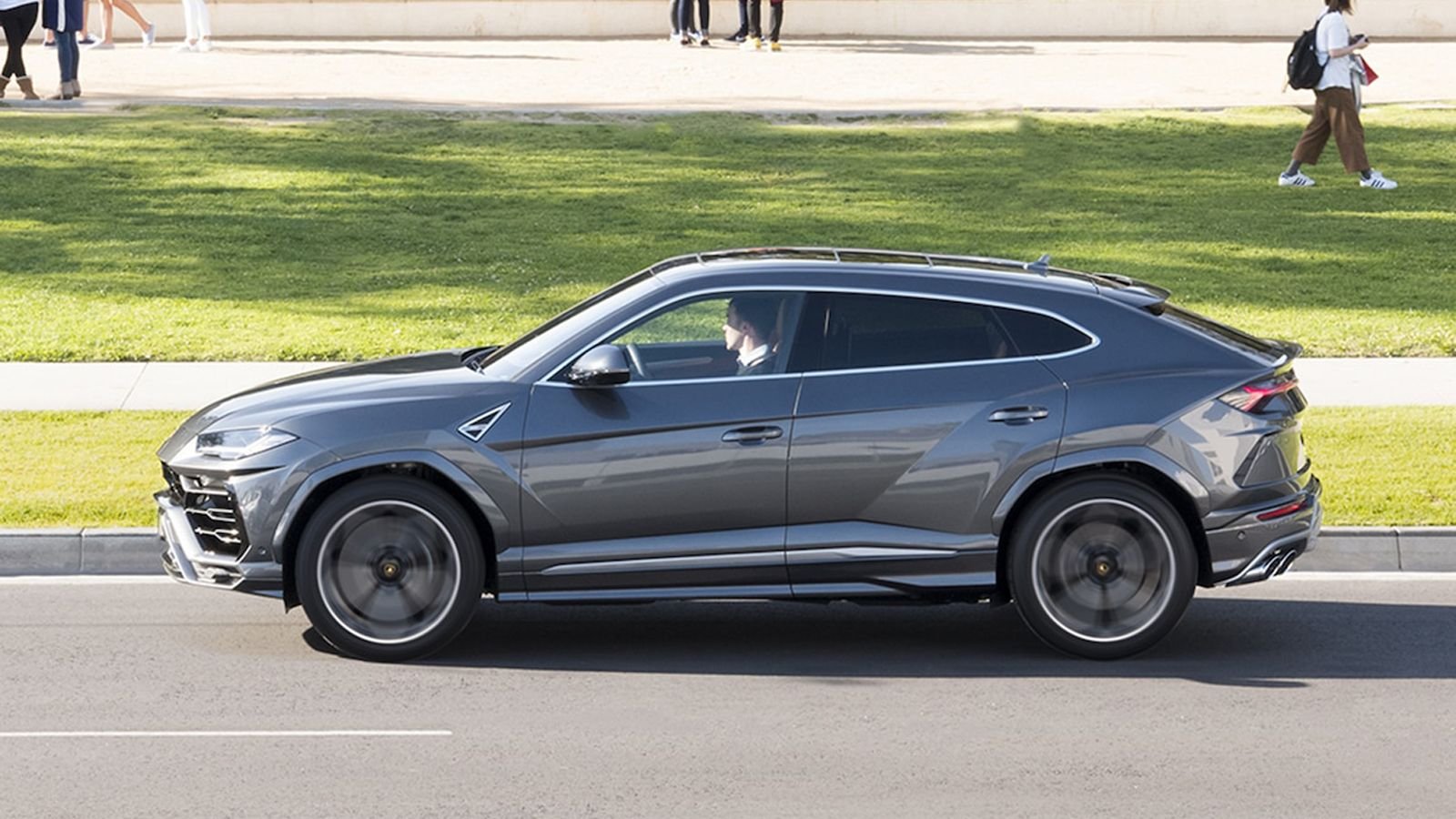 2019 Urus Truck Takes First Drive | 6speedonline