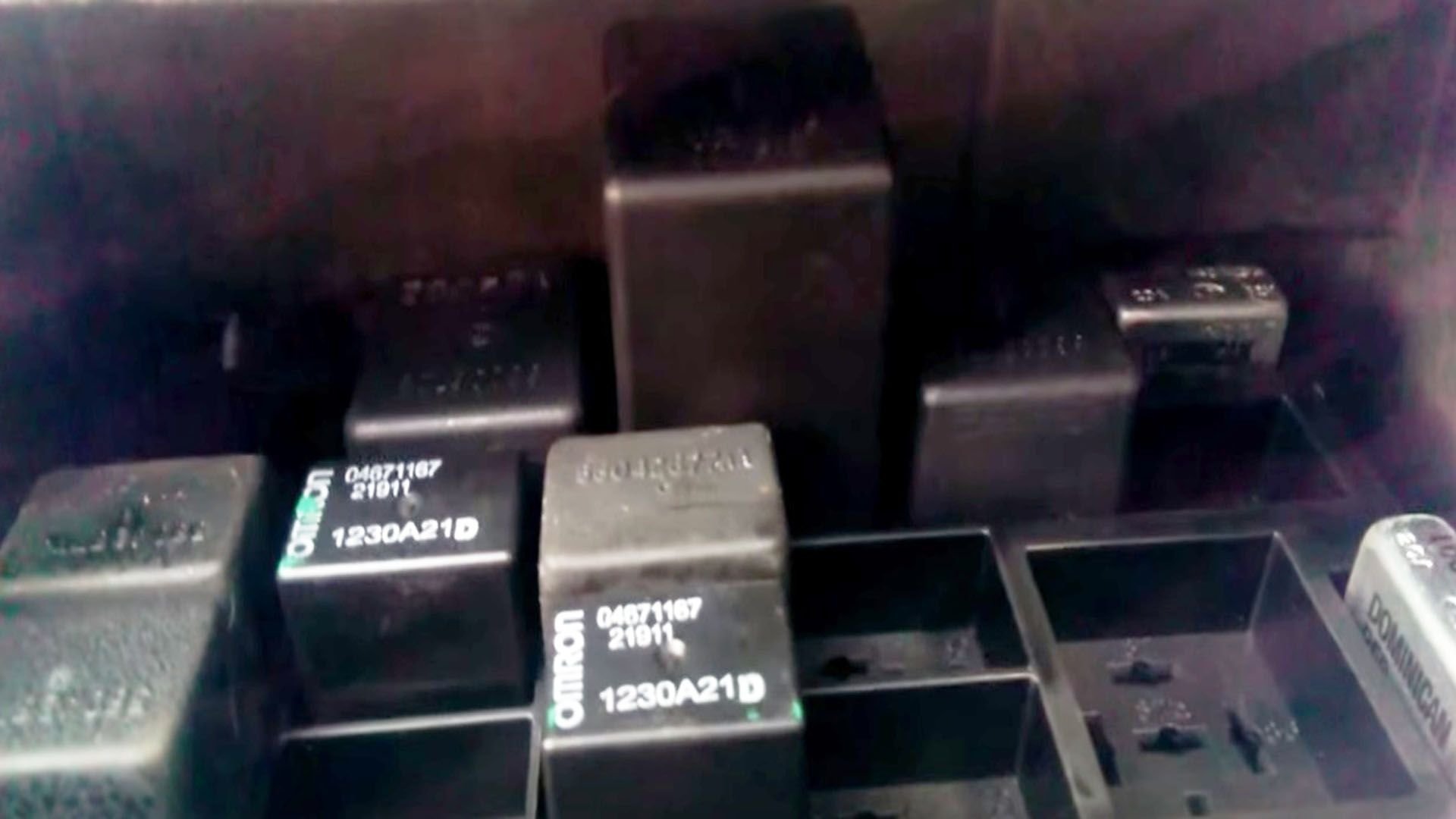 Jeep Grand Cherokee 1999-2004: How to Repair Flasher Relay | Cherokeeforum