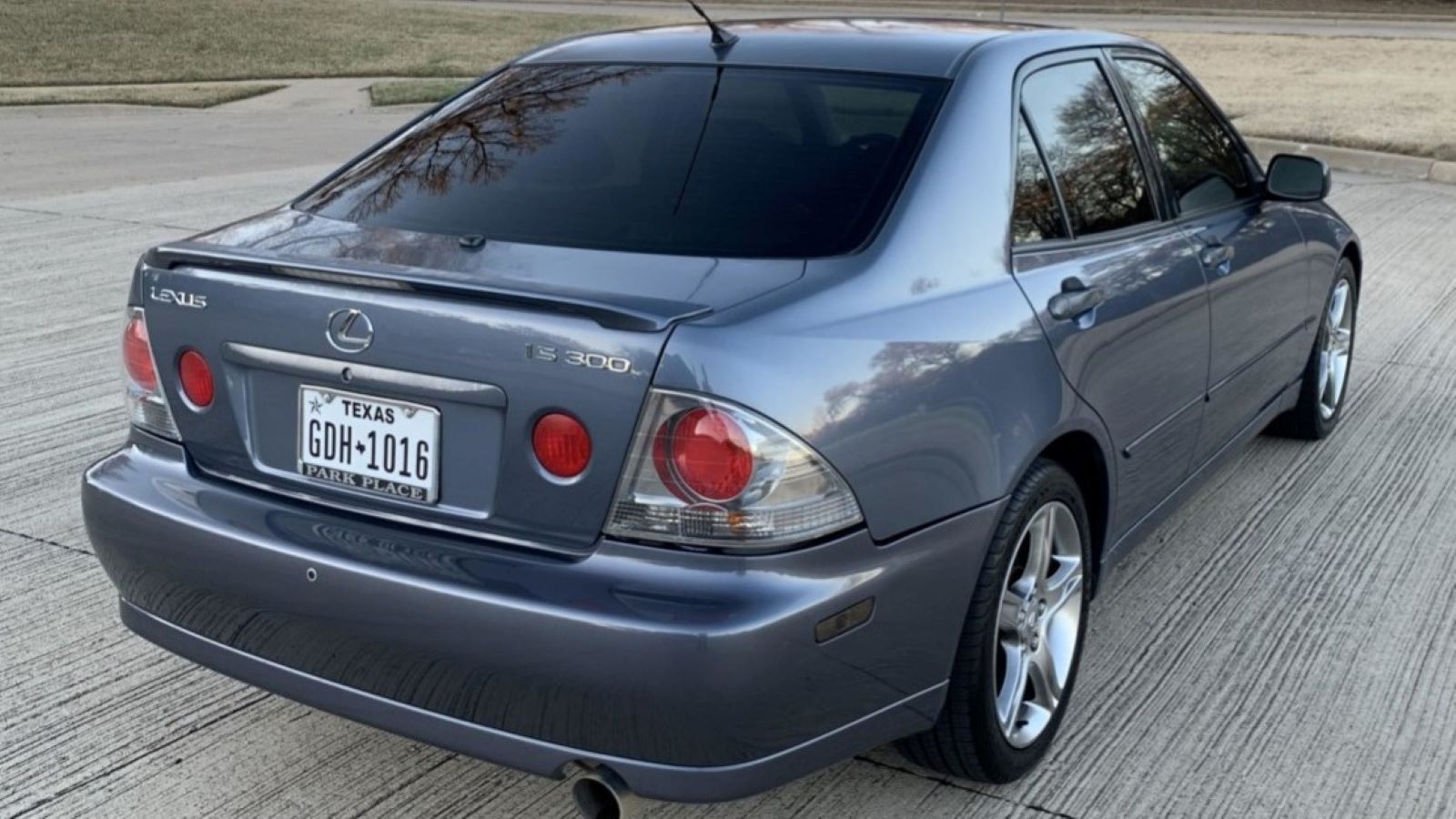 Super Clean IS300 Packs 5-Speed and Loads of Promise | Clublexus