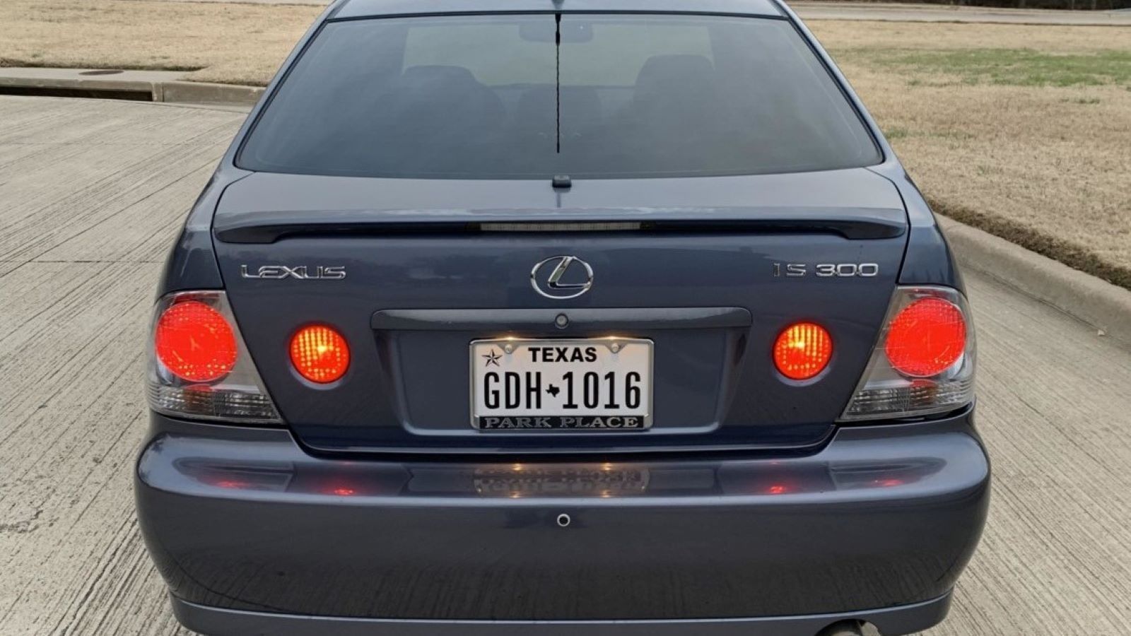 Super Clean IS300 Packs 5-Speed and Loads of Promise | Clublexus