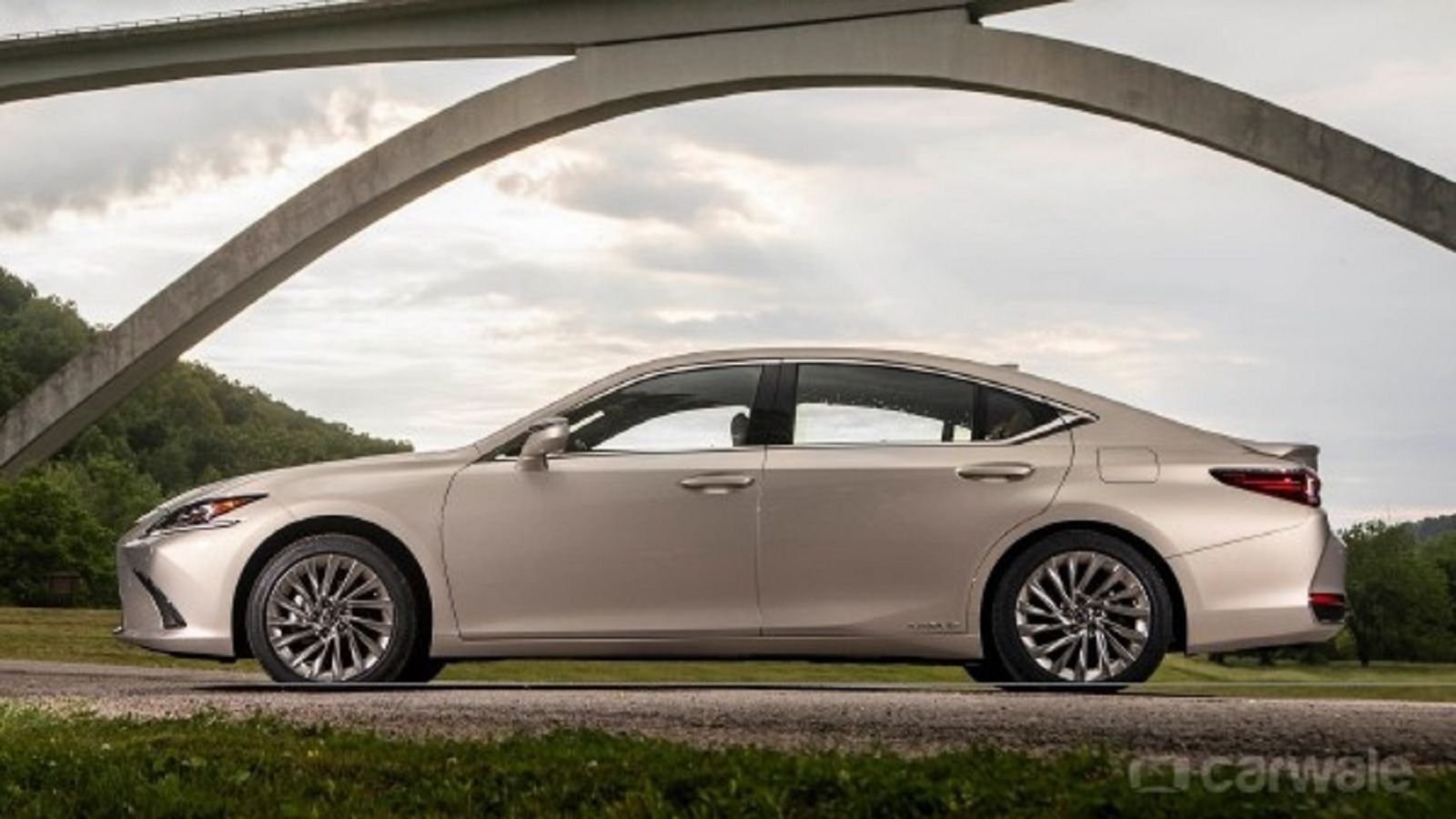 All New Version of the ES 300h Launches in India | Clublexus