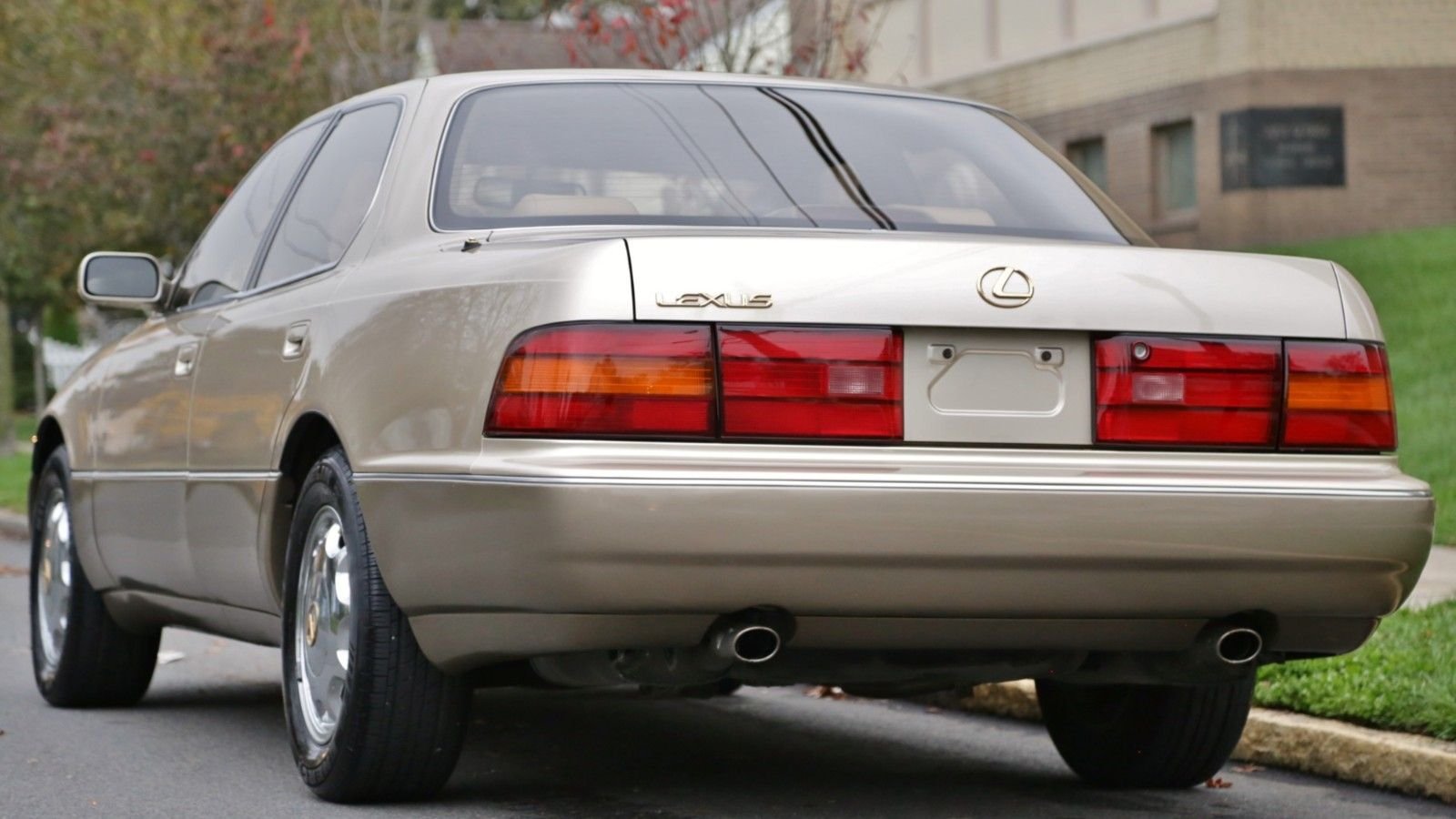Mint Lexus LS400 Will Take You Straight Back to the '90s | Clublexus