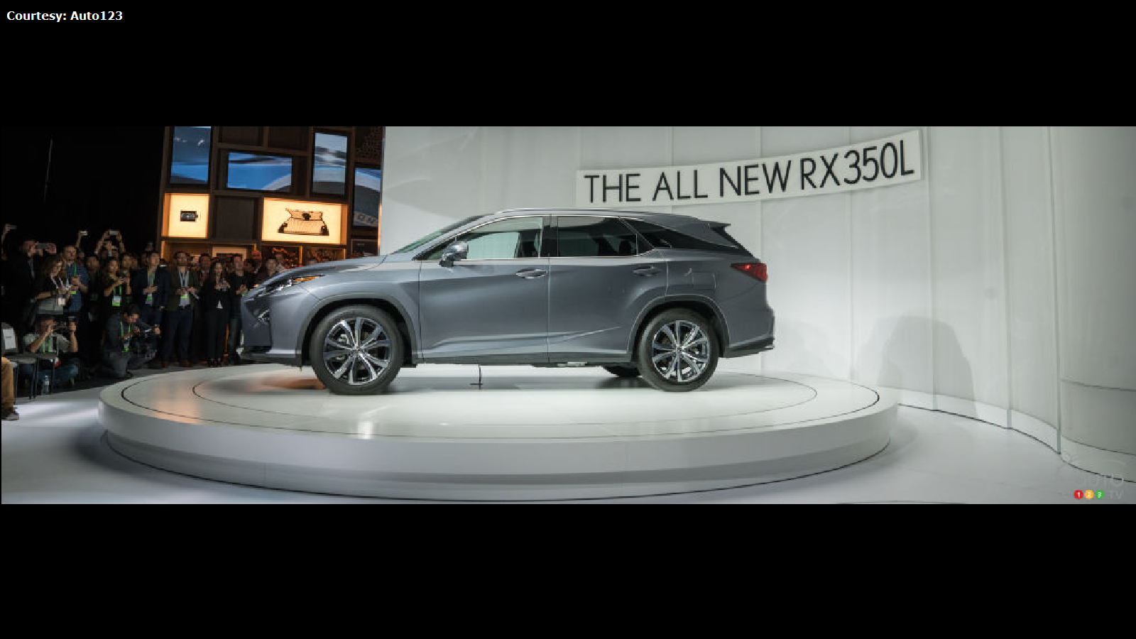 Daily Slideshow: Scoping out the Lexus RX L at the 2017 LA Auto Show ...