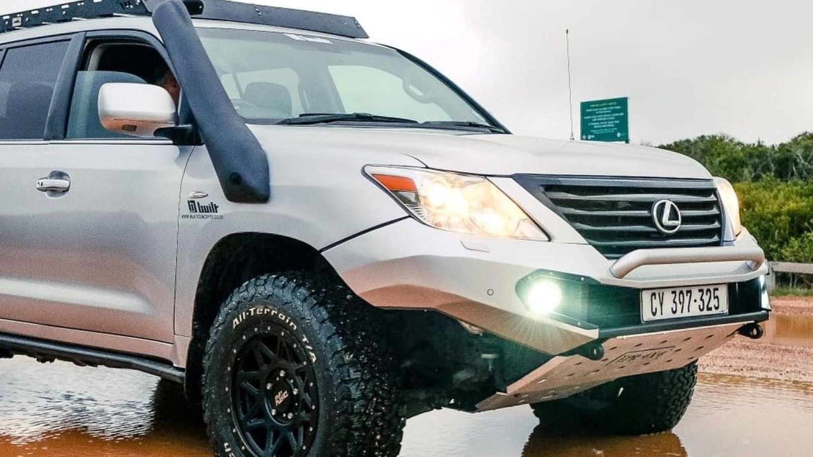 Heavily Modified Lexus LX570 Tackles any Trail | Clublexus