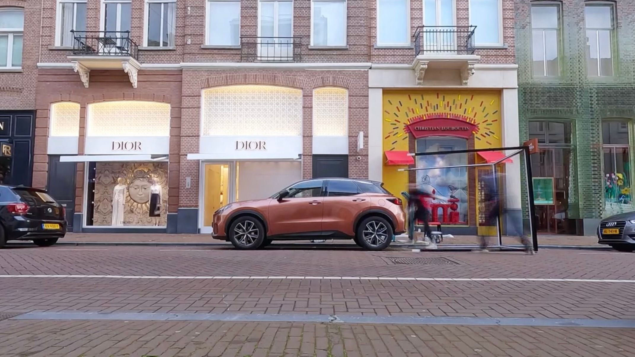 Lexus Opens First Parkable Flagship Store in Amsterdam | Clublexus