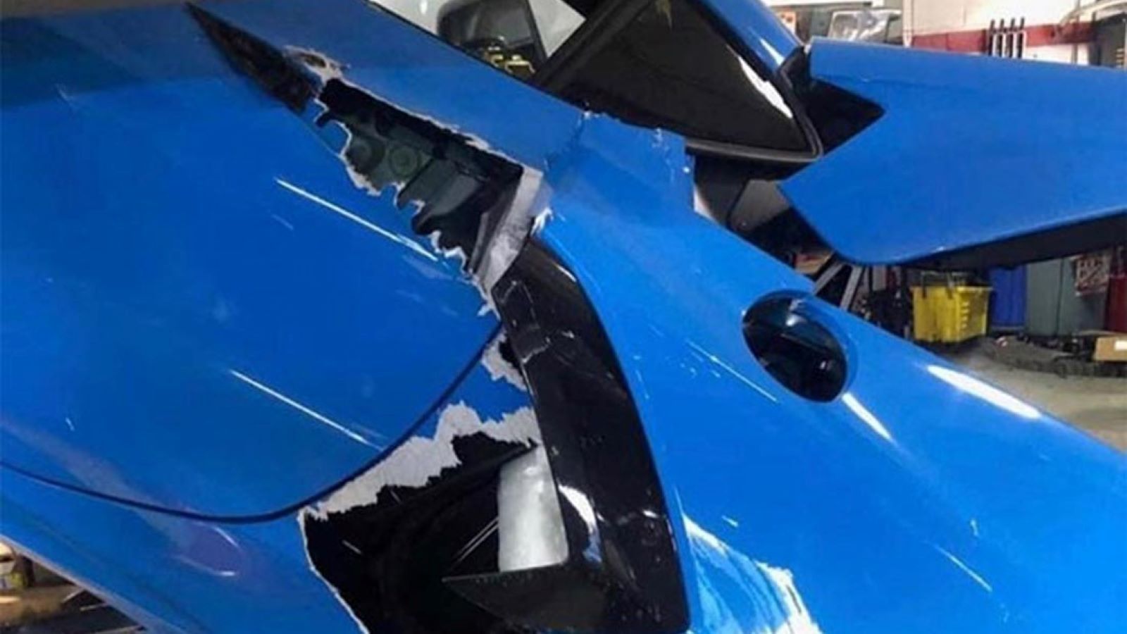 Yet Another C8 Corvette Fell Off a Lift | Corvetteforum