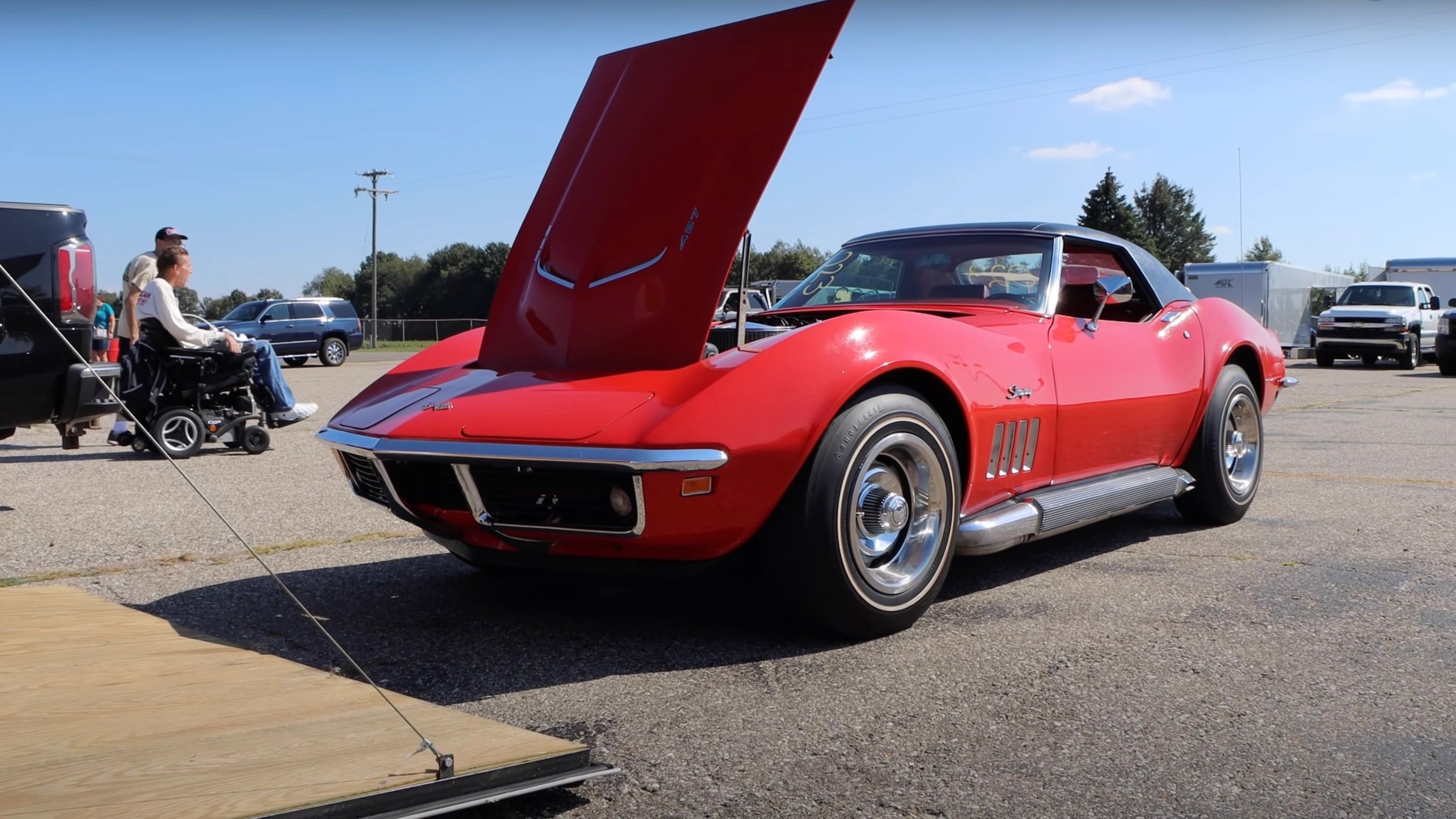 C3 Corvette Takes on Dodge Challenger In Old School Drag Race ...