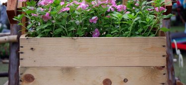 DIY Custom Flower Box | DoItYourself.com