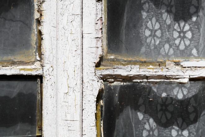 How to Repair a Stuck, Broken, or Rotted Window | DoItYourself.com