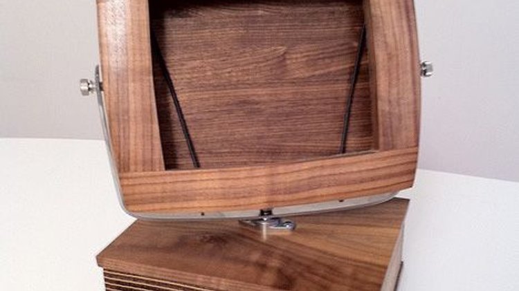 Retro iPad Stand: Unique Holiday Gift Idea | Designs & Ideas on Dornob