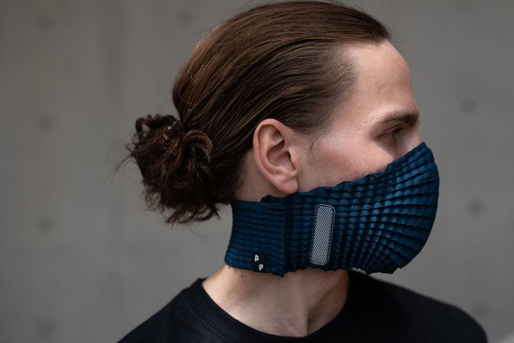 Expandable Mask Made of Recycled Plastic Flexes to Fit Your Face ...