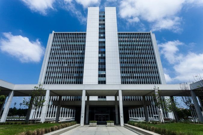 Trump’s New Executive Order Decrees Only “Beautiful” Federal Buildings ...