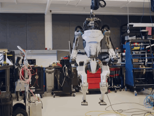 Boston Dynamics’ Humanoid “Atlas” Robot Performs Parkour in Impressive ...