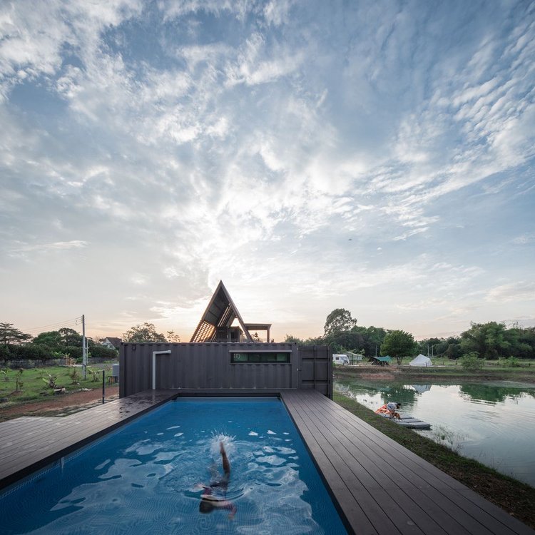 Shipping Containers Make Up This Beautiful Vacation Home in Rural ...