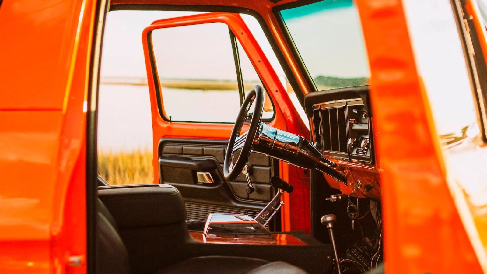 Smooth '79 Bronco Takes a Street Rod Approach | Ford-trucks