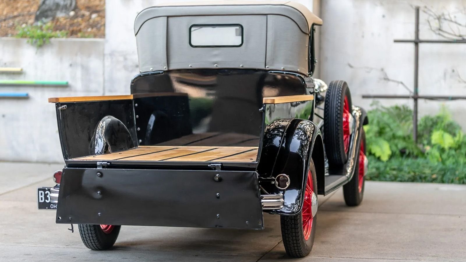 Imported Ute Not Pickup for Fastidious Collector | Ford-trucks