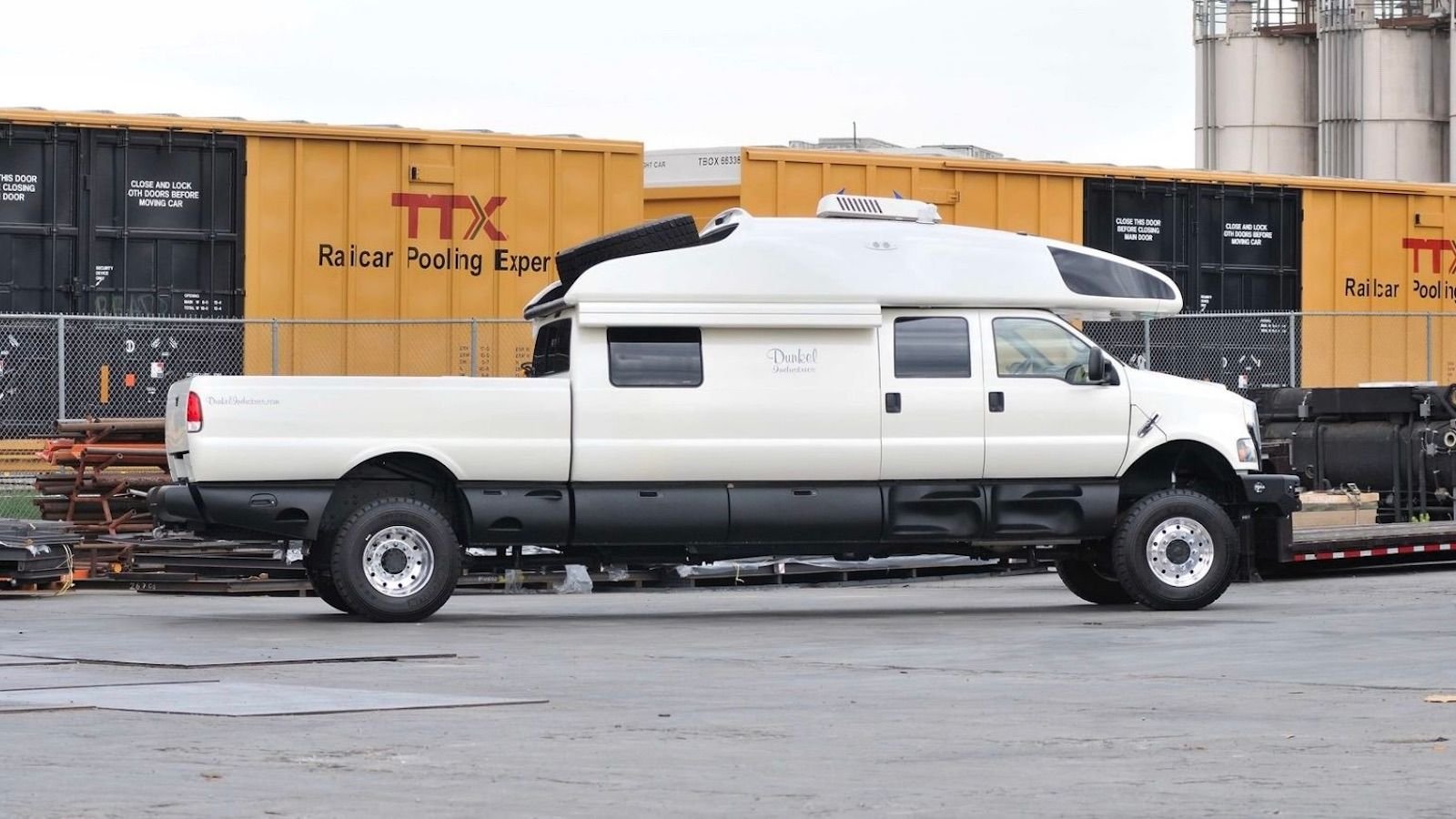 Ford F-750 Motorhome Is a $6 Million Dollar Behemoth | Ford-trucks