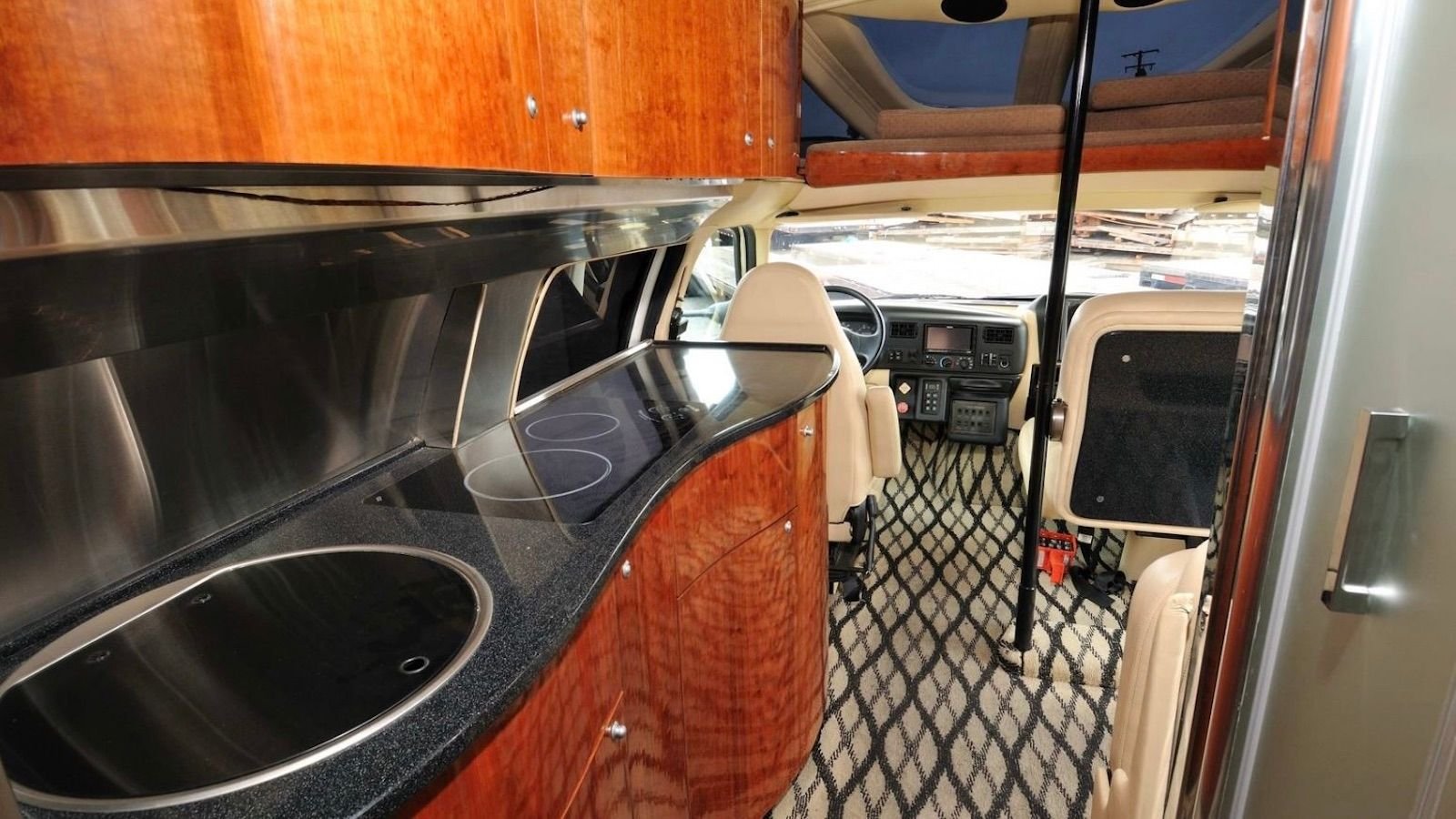 Ford F-750 Motorhome Is a $6 Million Dollar Behemoth | Ford-trucks