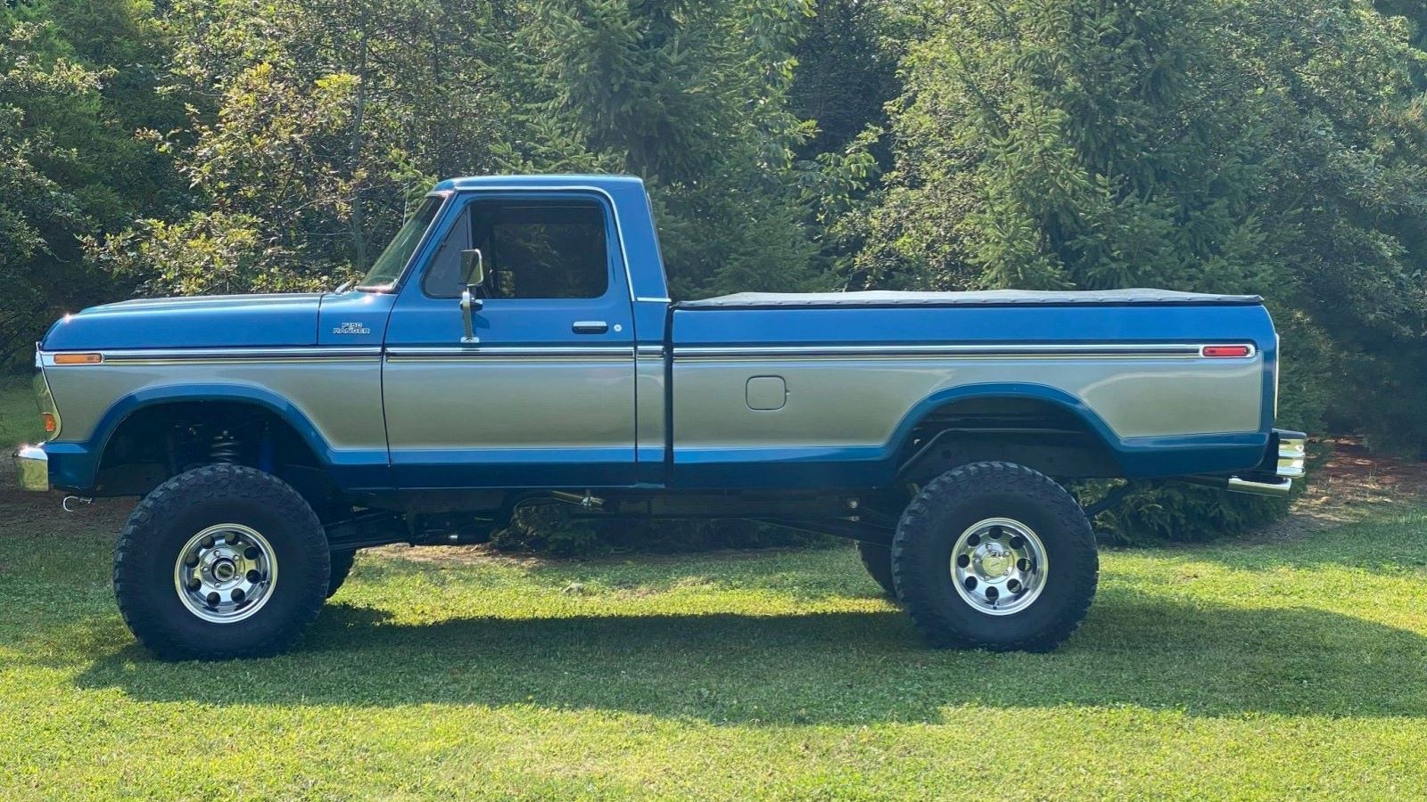 Beautiful Blue and Silver 1979 F-150 Is a Cut Above the Rest | Ford-trucks
