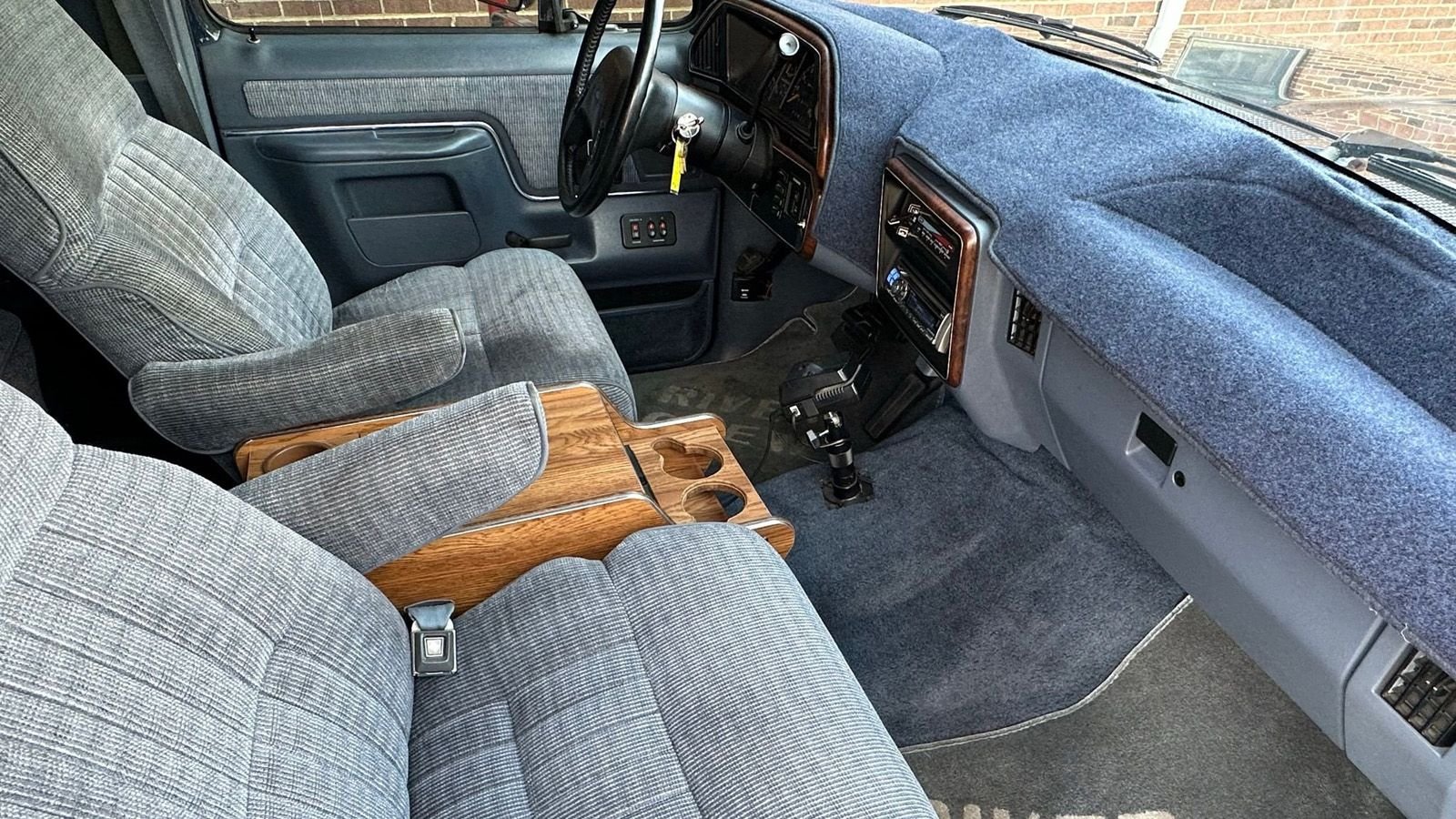 F-350 Crew-Cab Dually Rolls on for Miles | Ford-trucks