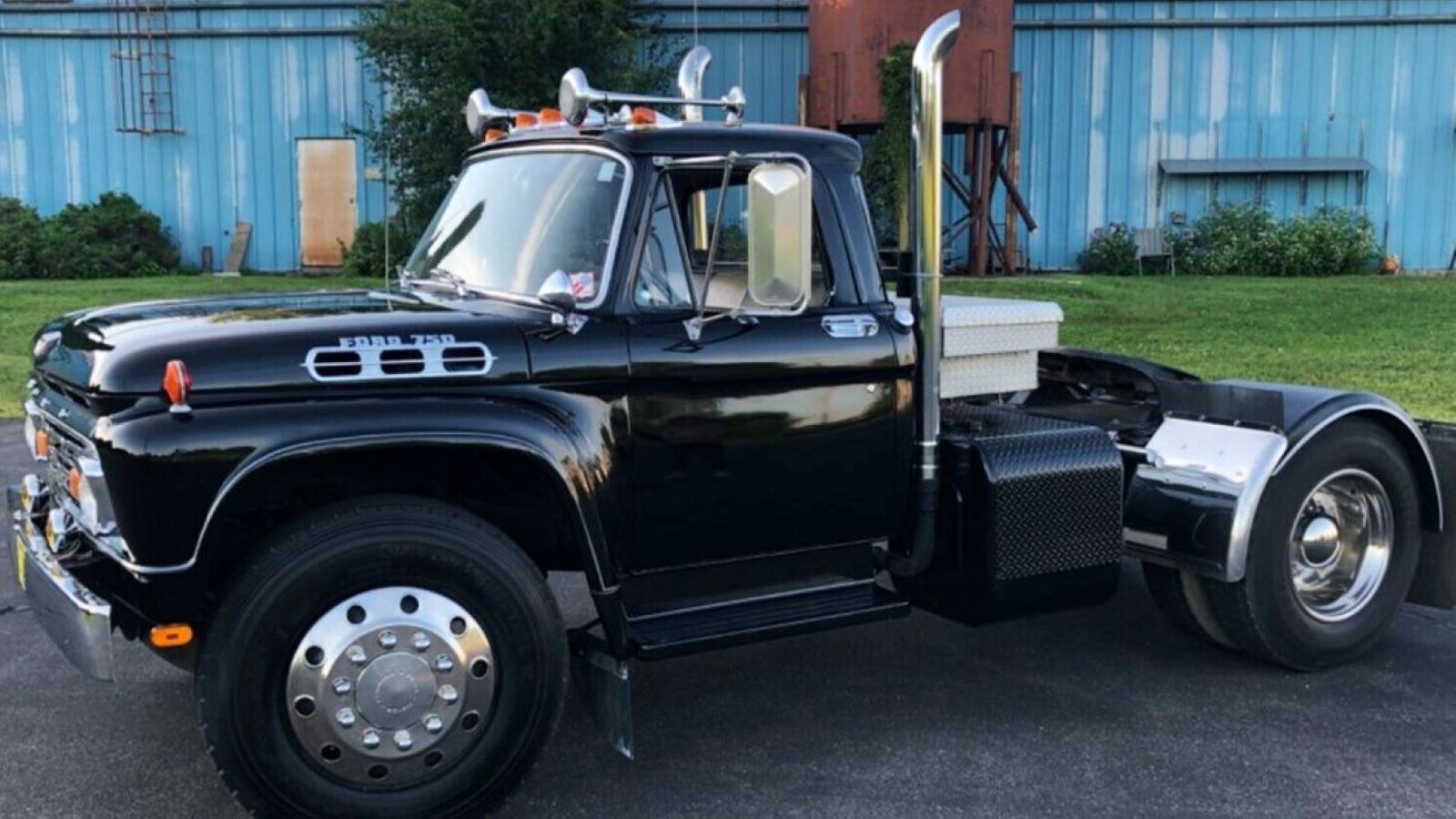 1964 Ford Custom Dually Is Unlike Anything We've Seen | Ford-trucks