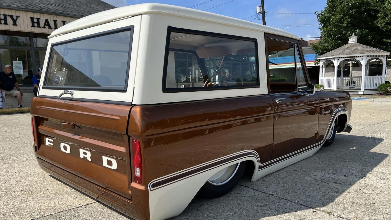 Curious Curb Appeal for Vertically Challenged Bronco | Ford-trucks
