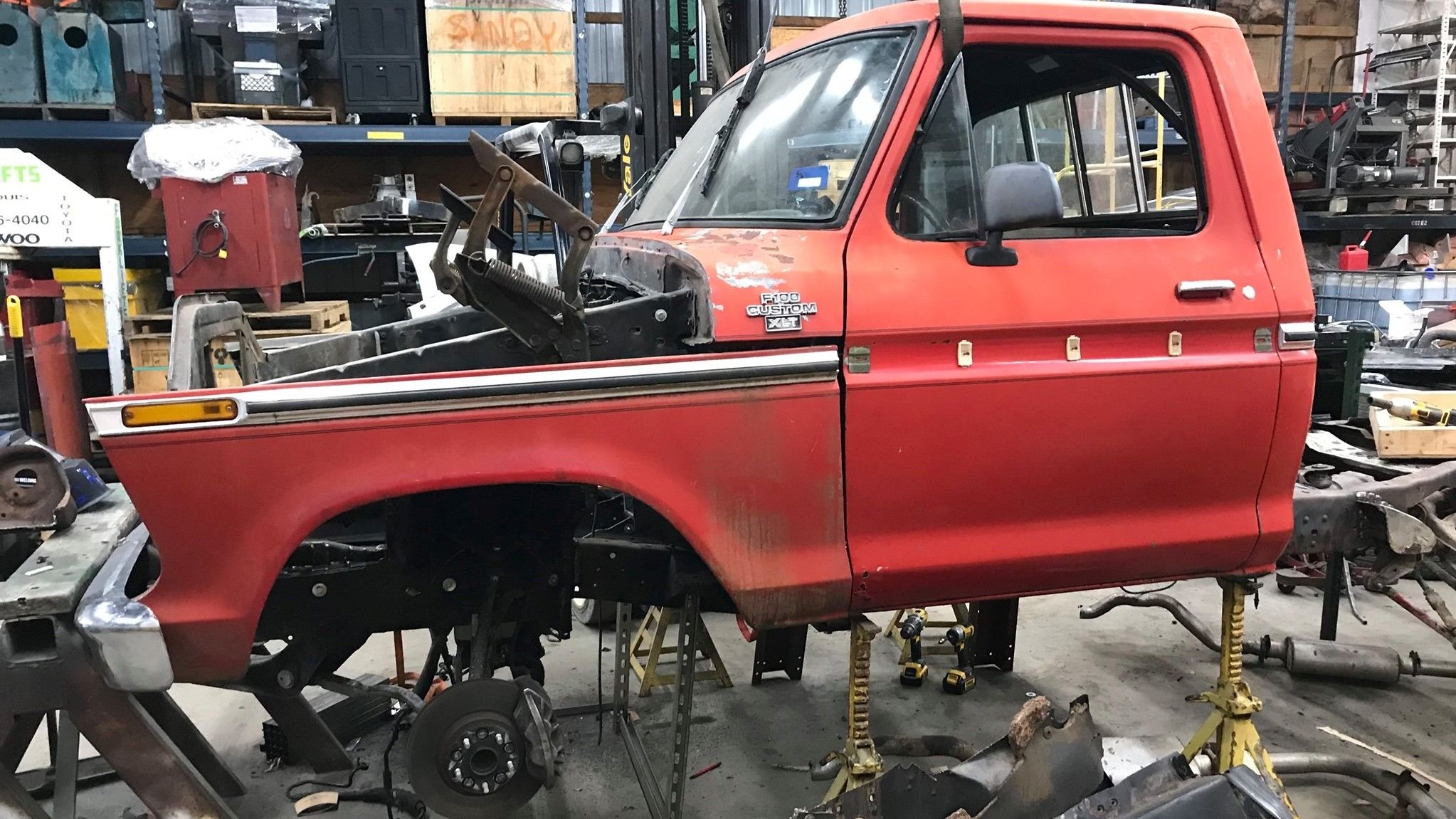 Wild 1977 F-100 Is a Real-Life Frankenstein | Ford-trucks