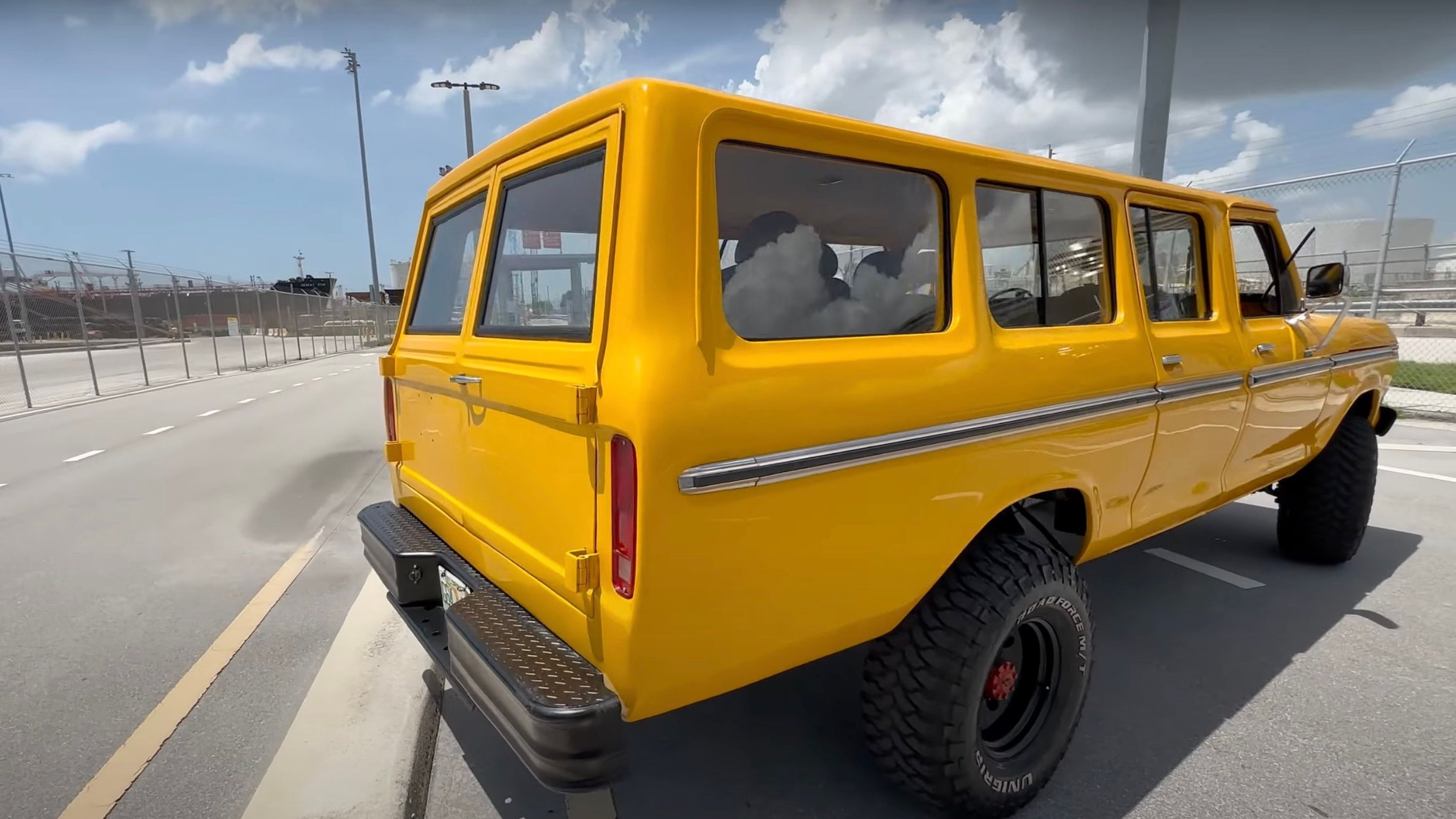 1974 Ford B-250 Is the Cool Family Hauling SUV Alternative | Ford-trucks