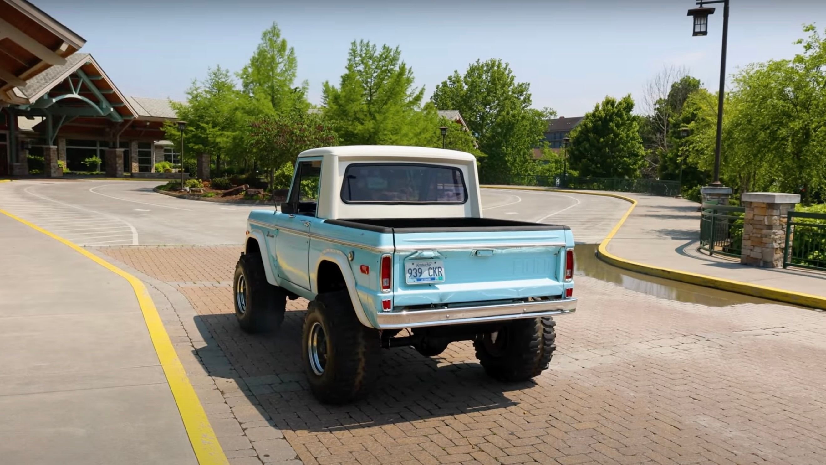 This 1974 Ford Bronco Half Cab Build Is Something Special | Ford-trucks
