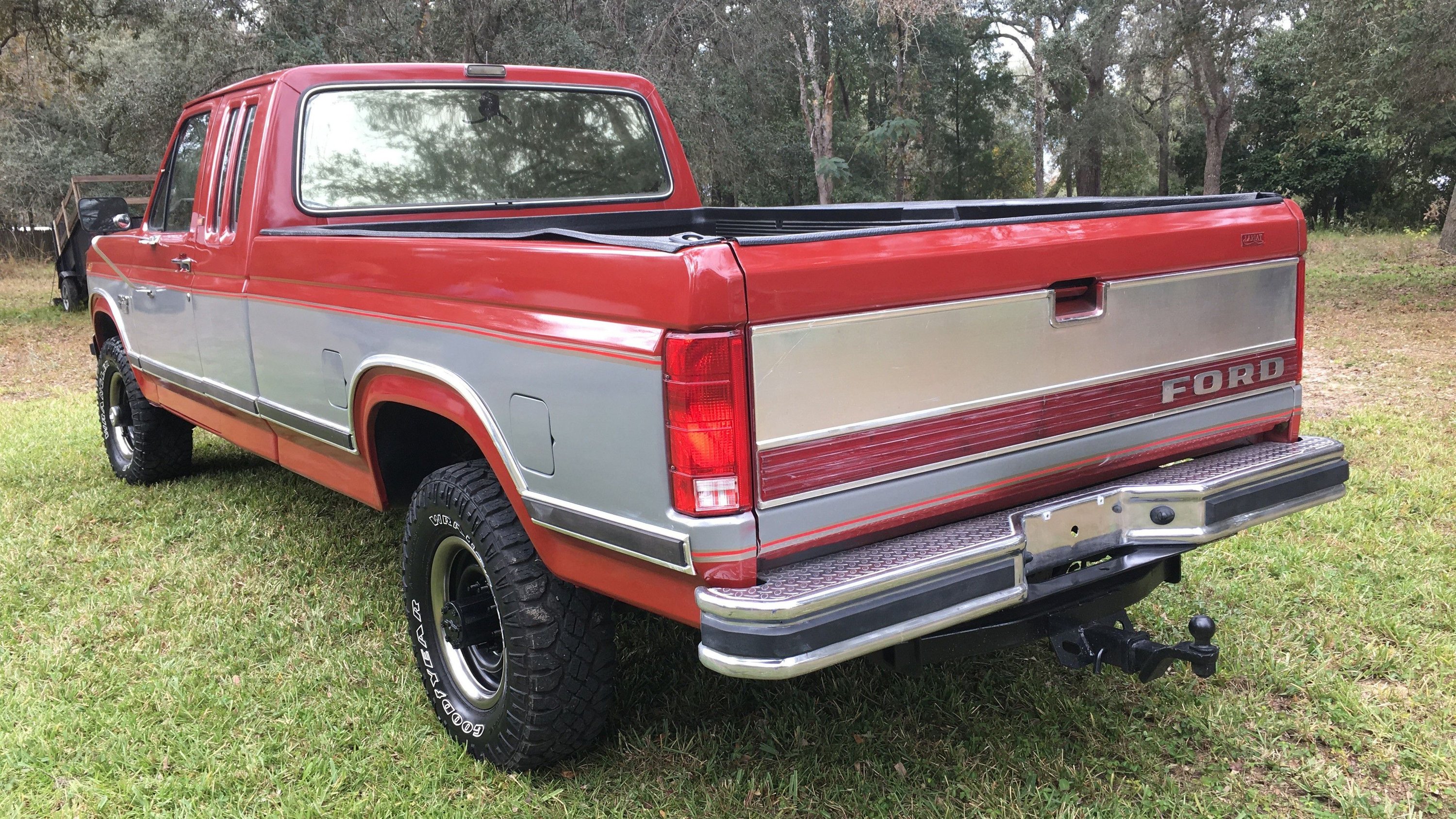 Diesel-Powered '86 Ford F-250 Looks Ready to Work | Ford-trucks