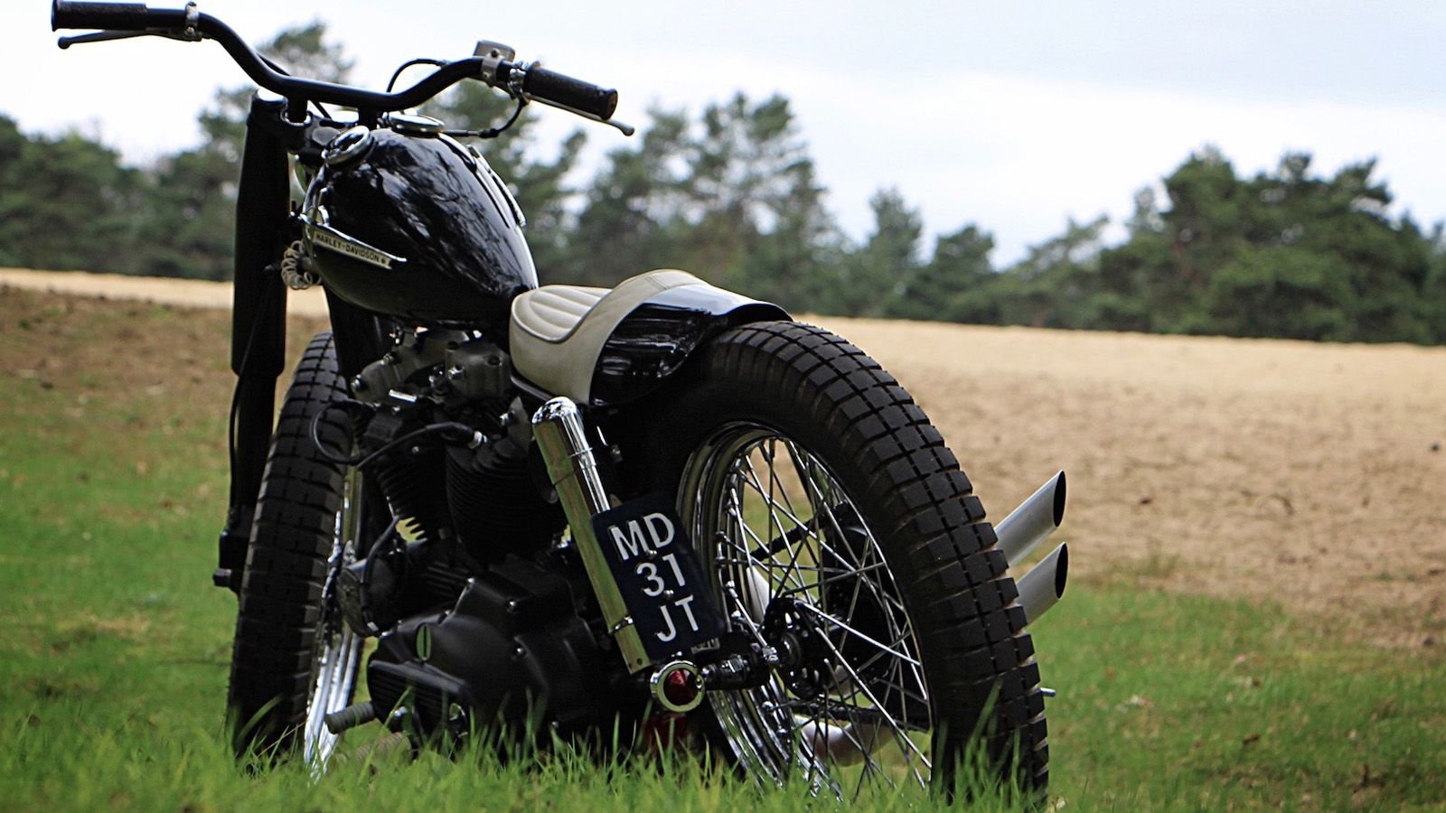 Ironhead Build is all Black & White | Hdforums