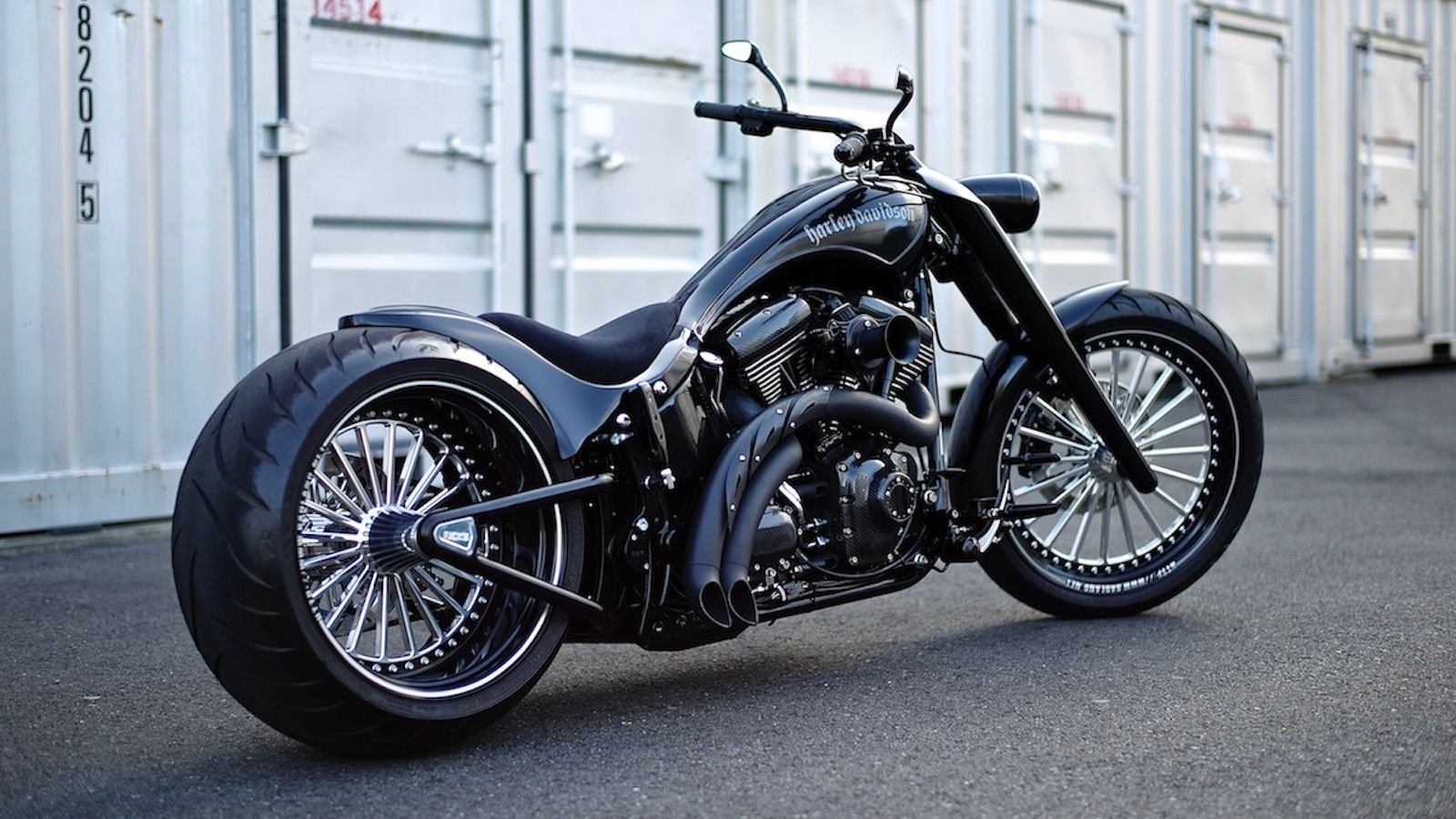 Slick Night Train Looks Like It's Moving While Standing Still | Hdforums