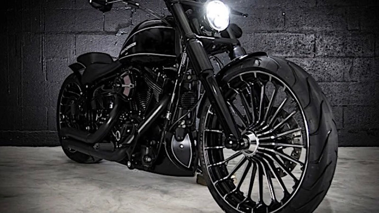 Blacked-Out Breakout Is an Understated Yet Sinister Build | Hdforums