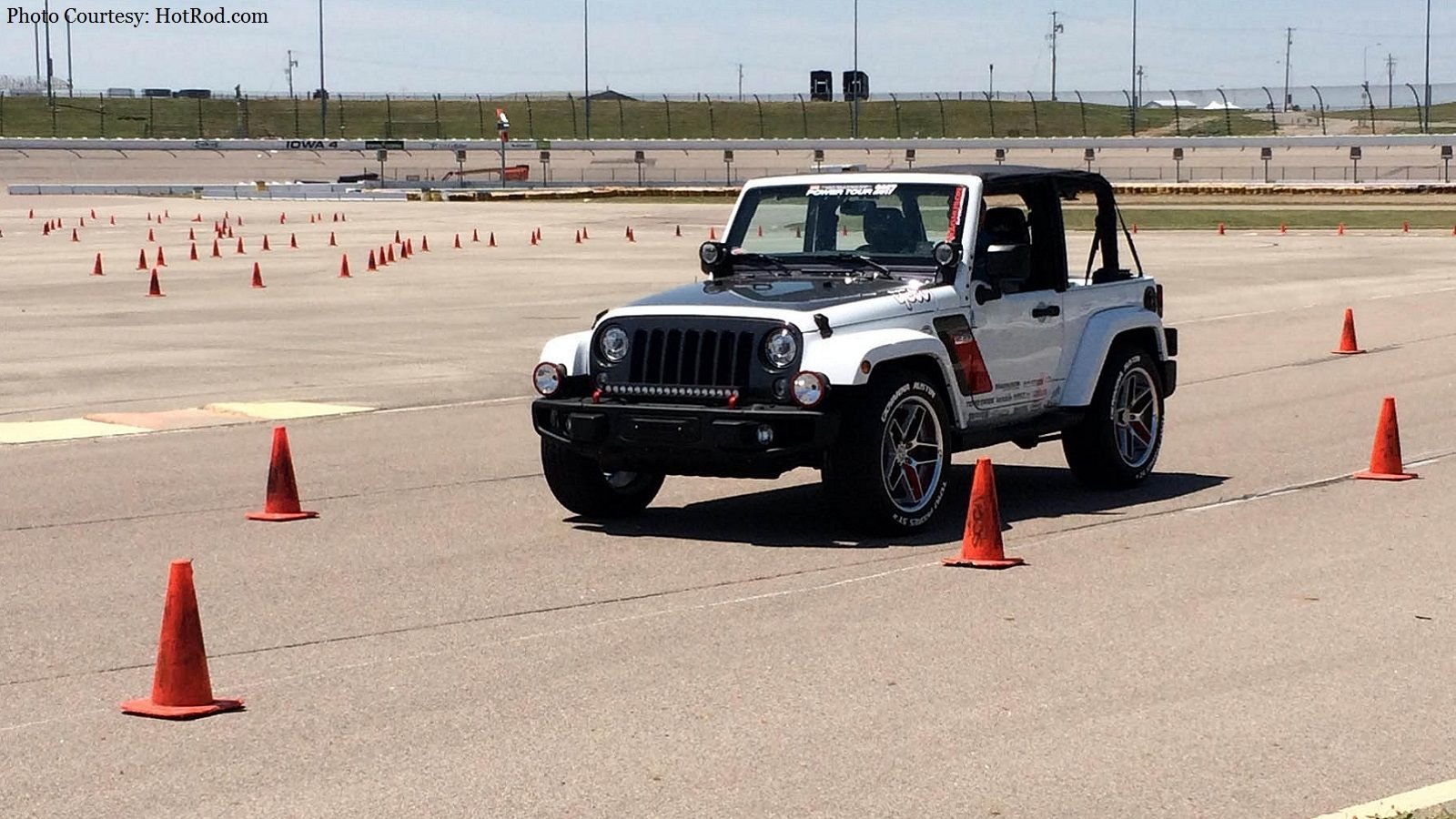 This Power Tour Jeep Wrangler Defies all Logic (and Physics) | Jk-forum