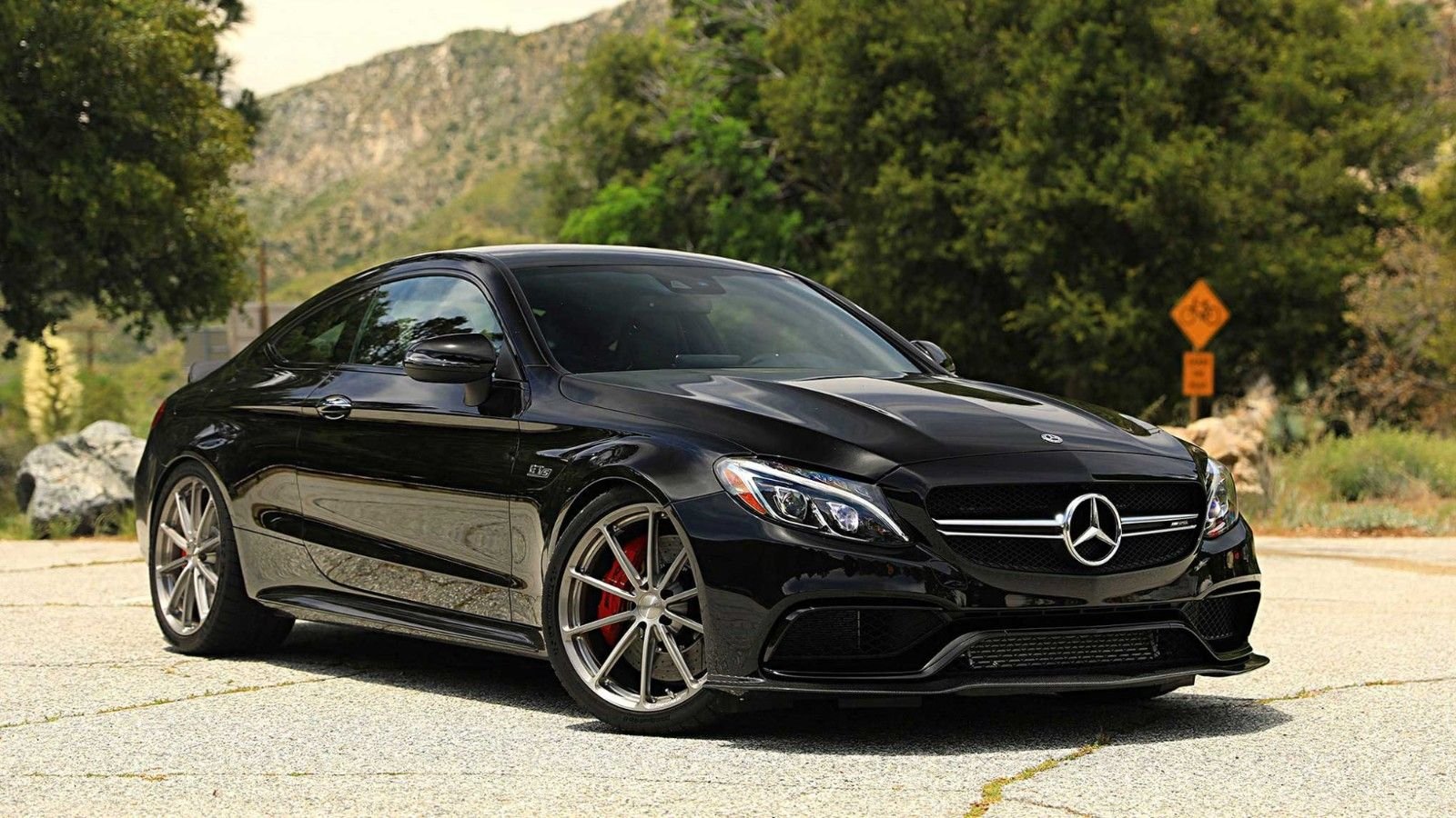 CarBahn Autoworks' AMG C63S Takes a Holistic Approach | Mbworld
