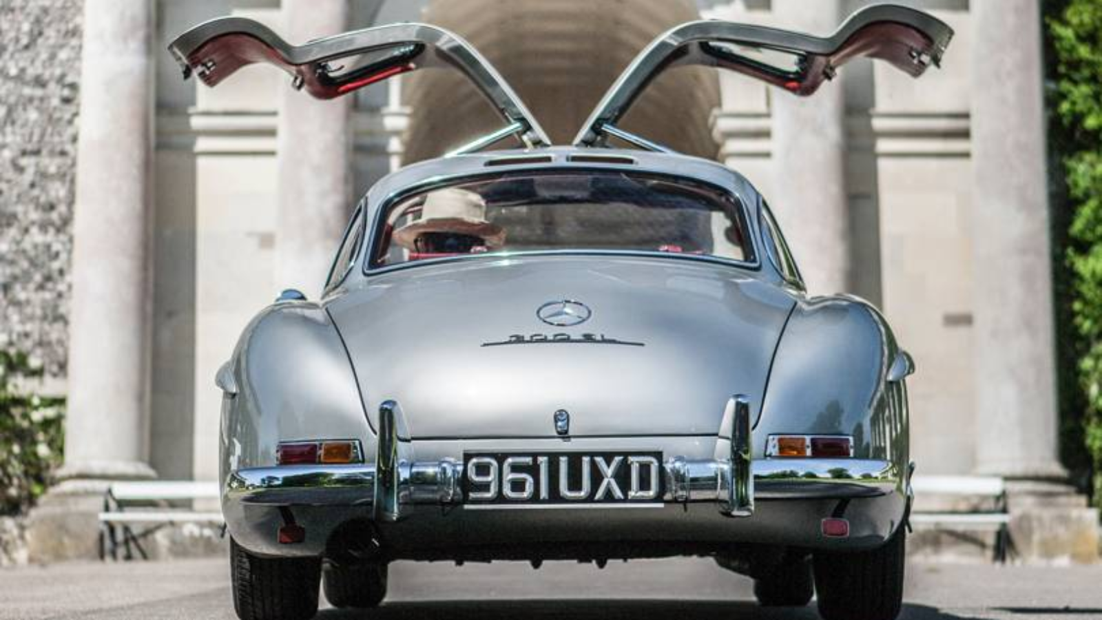 The Mercedes 300SL Gullwing - The Definition of Cool in the '50s | Mbworld