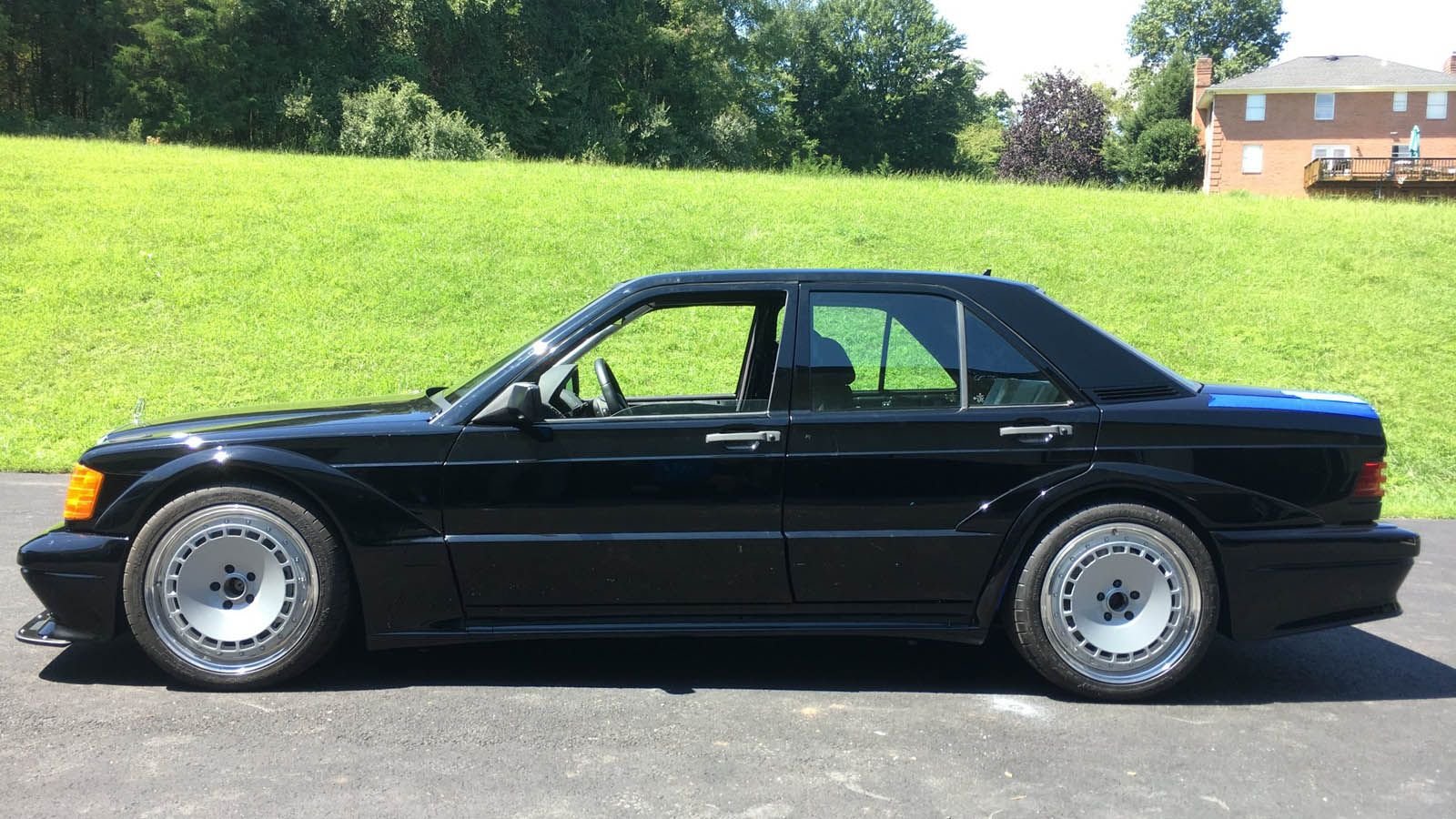 190E Gets Transformed with V8 from C63 AMG | Mbworld