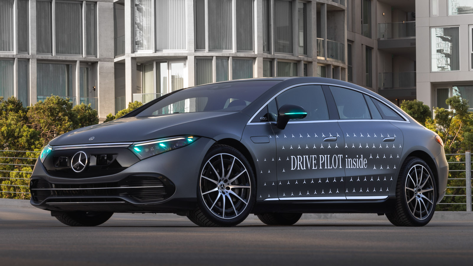 Mercedes Officially the First Manufacturer to Sell Level 3 Autonomous ...