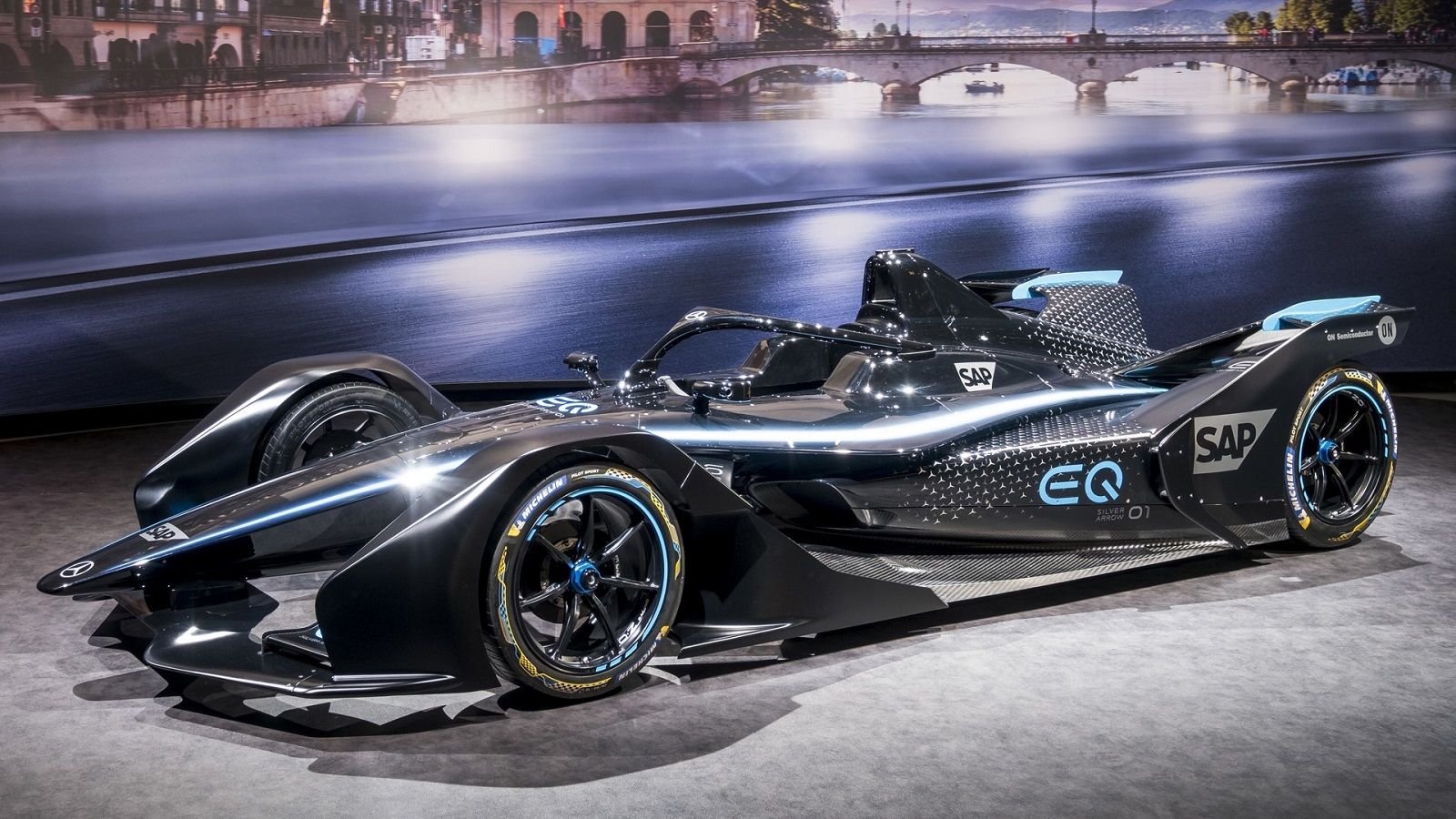 Mercedes-Benz has its first Electric Racecar | Mbworld