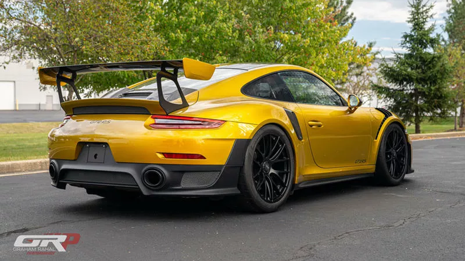 One of One Chromaflair Gold Porsche 911 GT2 RS Is Special Beast | Rennlist