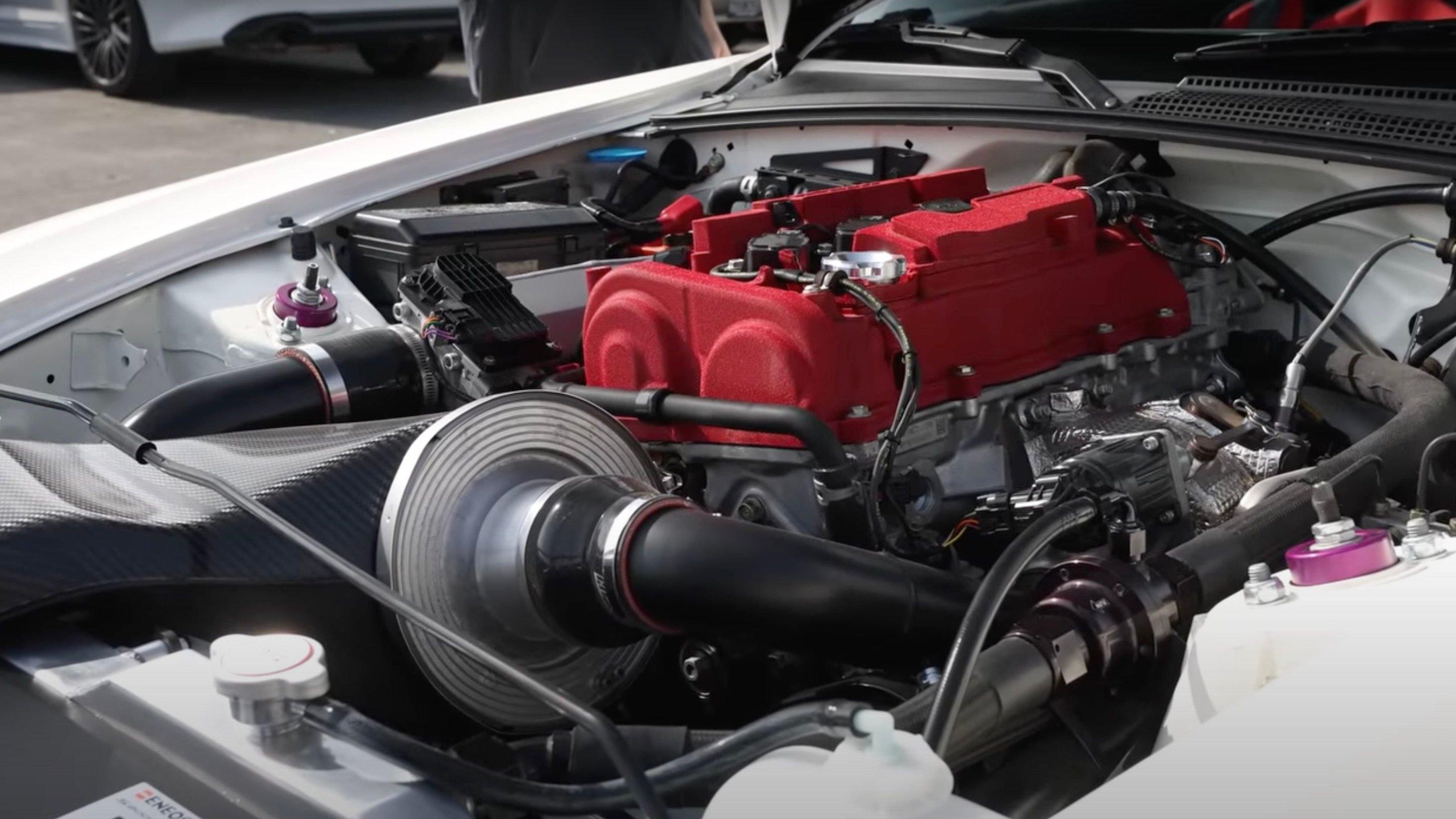 Larry Chen Checks Out S2000 Type R Up Close | S2ki