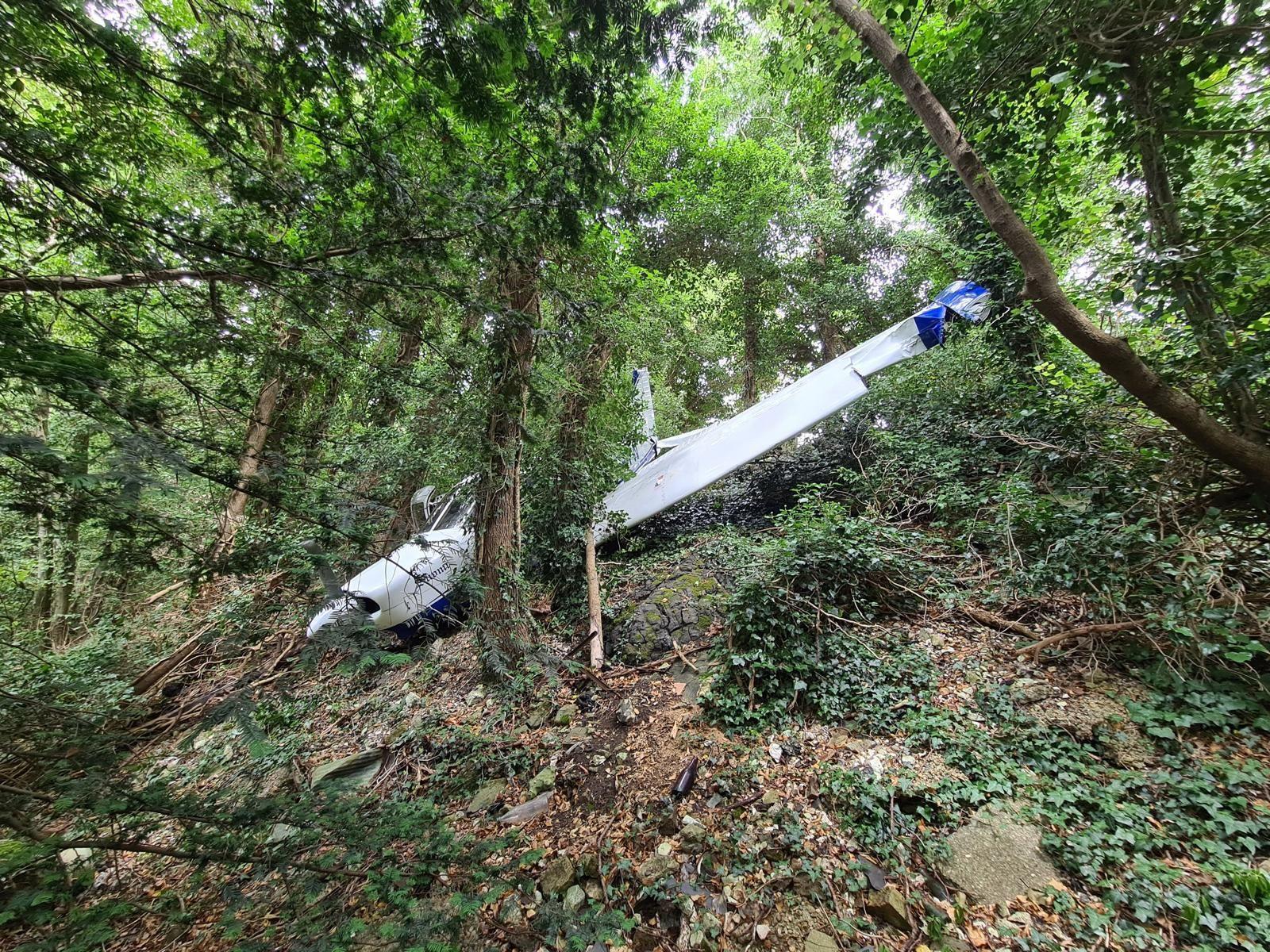 PPRuNe Forums - PA28 down near Rochester Airport, Kent