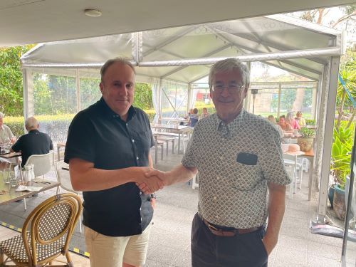 Dick Smith makes yet another donation towards weather cameras! - PPRuNe ...