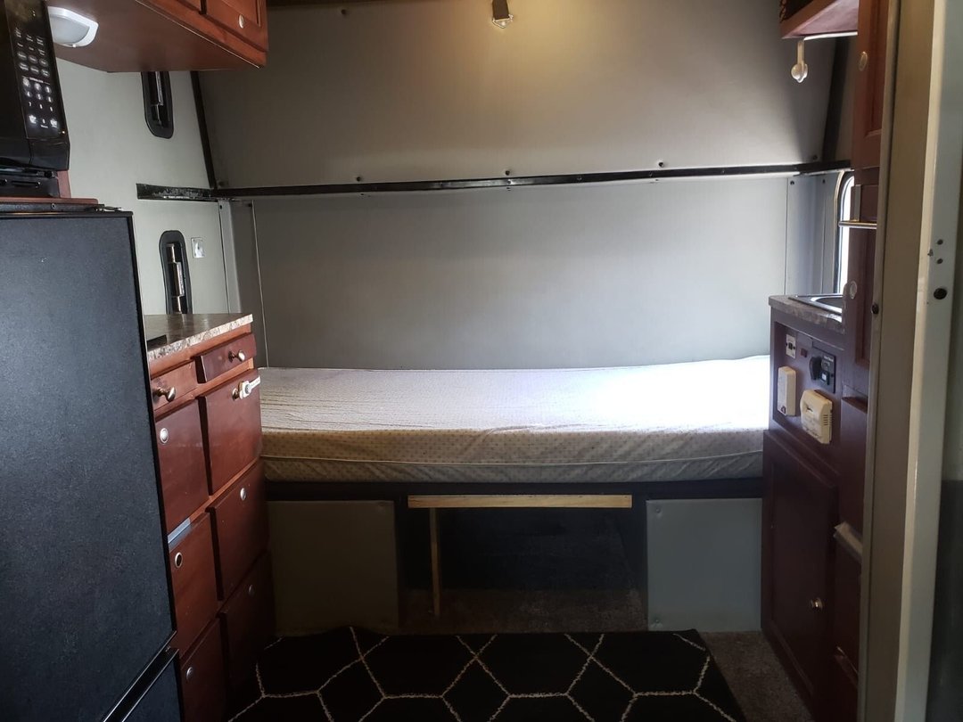 2016 Peterbilt 386; 120in Sleeper, Runs good! for Sale in MARIETTA, PA ...