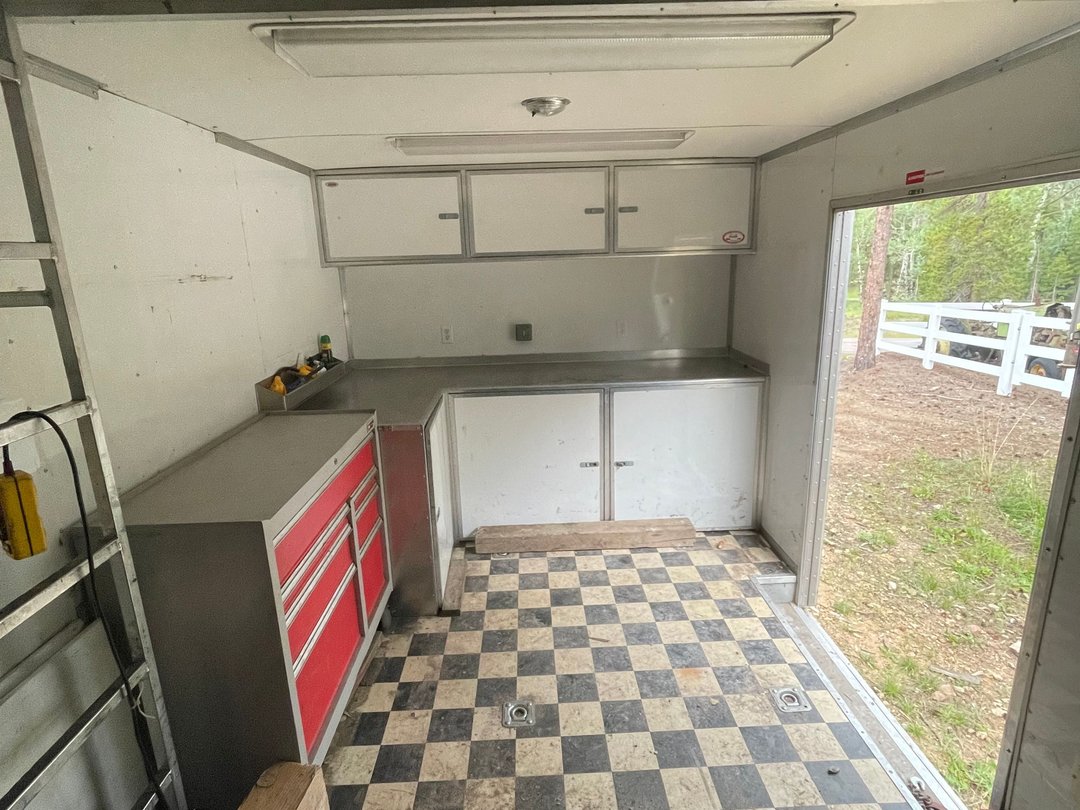 2004 Freightliner with 2005 Pacemaker Stacker Trailer for Sale in ...