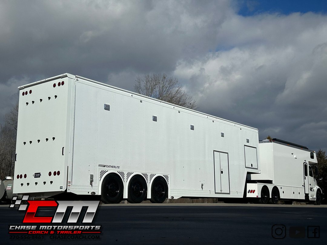 2022 Featherlite Lift Gate 44' Screw Gate Trailer for Sale in Paducah ...
