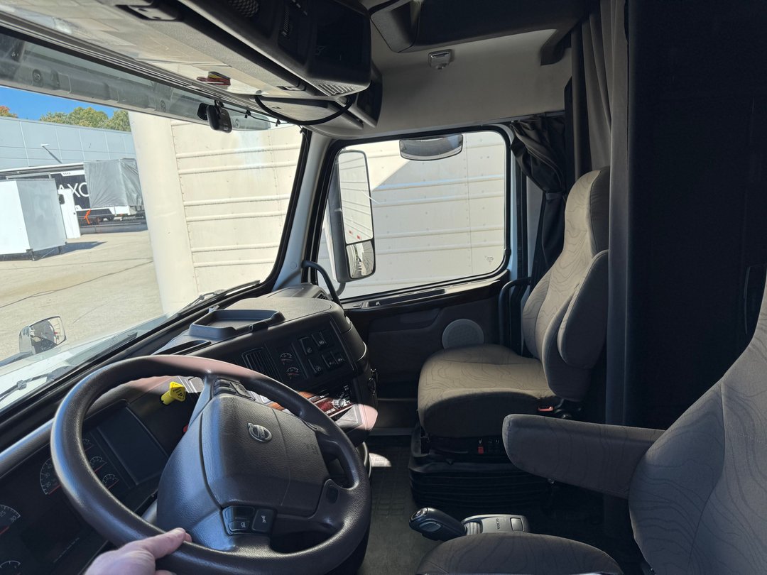 Volvo Sleeper with Generator for Sale in MUSKEGO, WI | RacingJunk