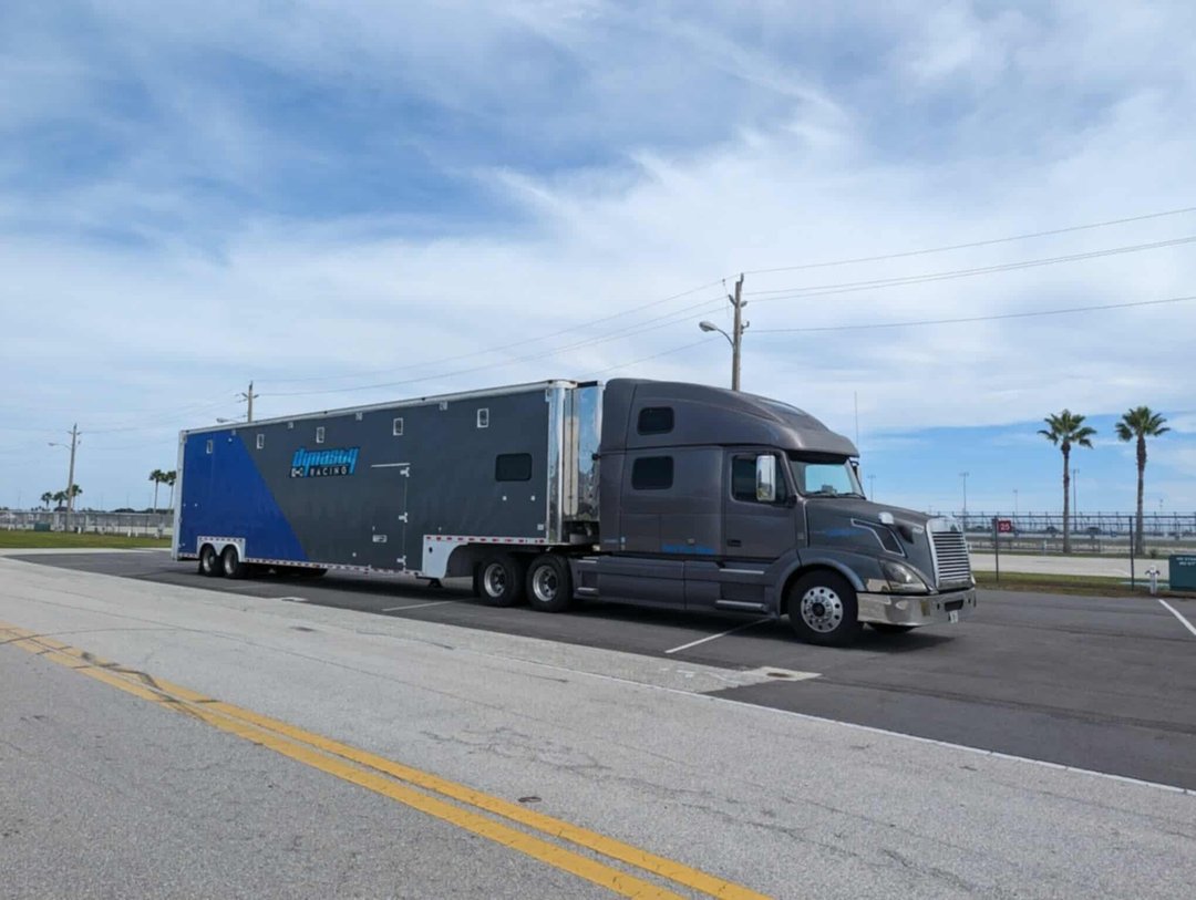 Volvo VNL 780 with 4 car double decker with front office for Sale in ...