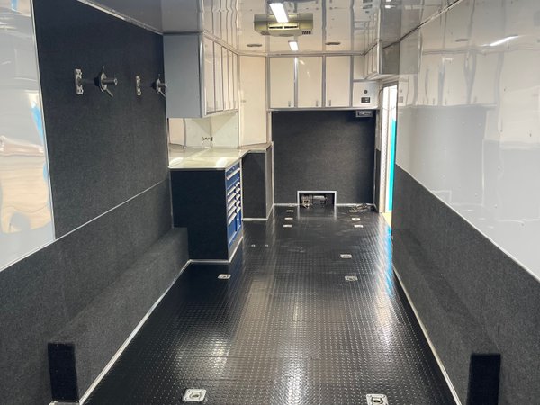 53 Foot Performax Gooseneck Lounge Trailer for Sale in WYLIE, TX ...